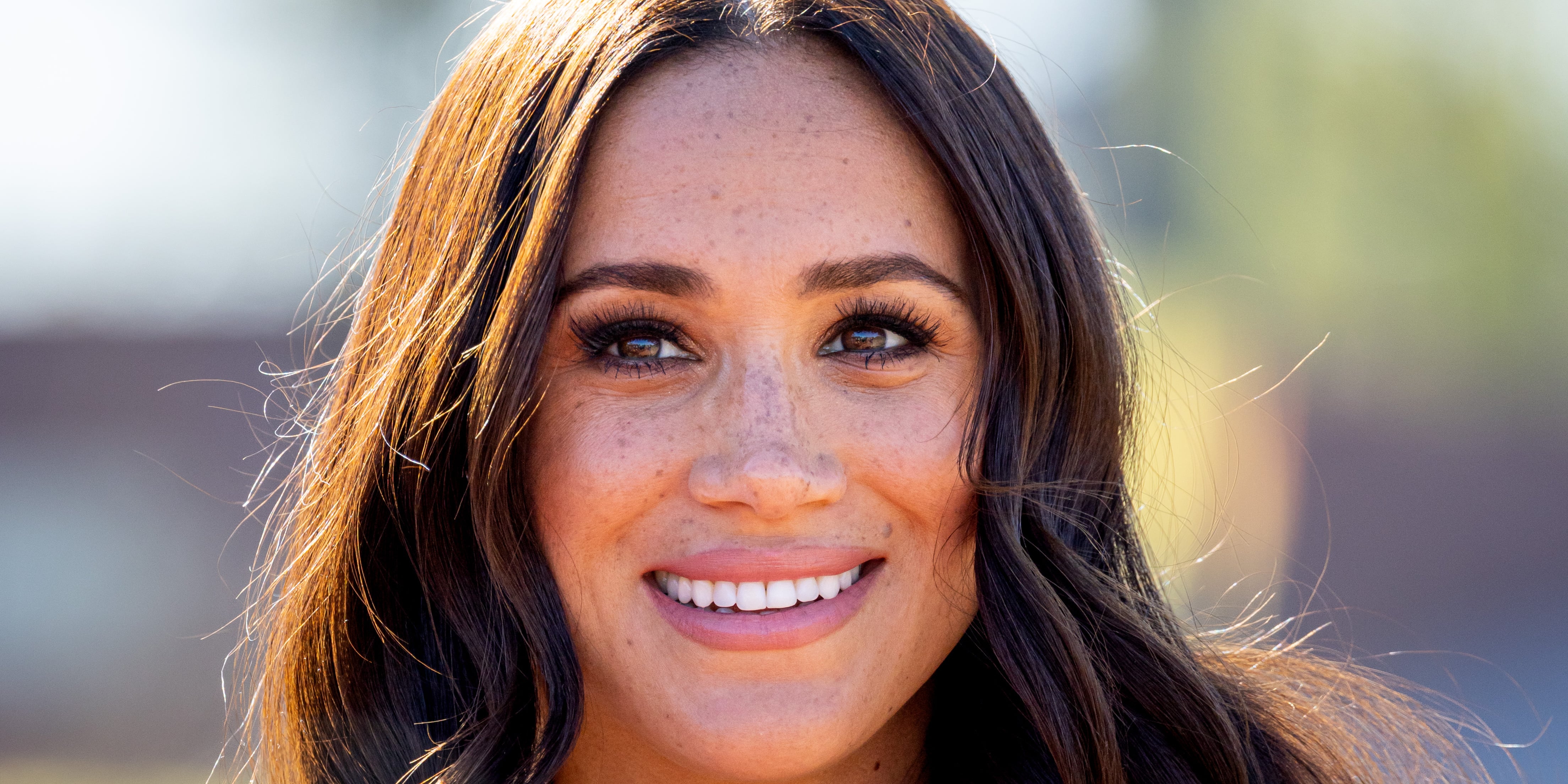 Meghan Markle Embraces the Side Part Hairstyle | PS Beauty