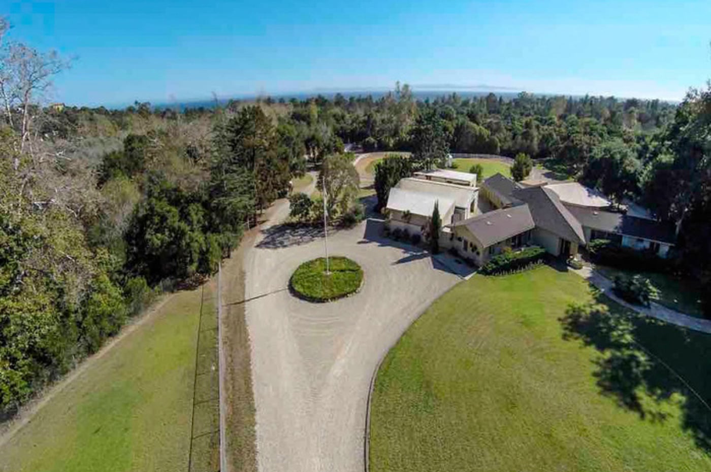 Oprah Buys Montecito Horse Farm | PS Home