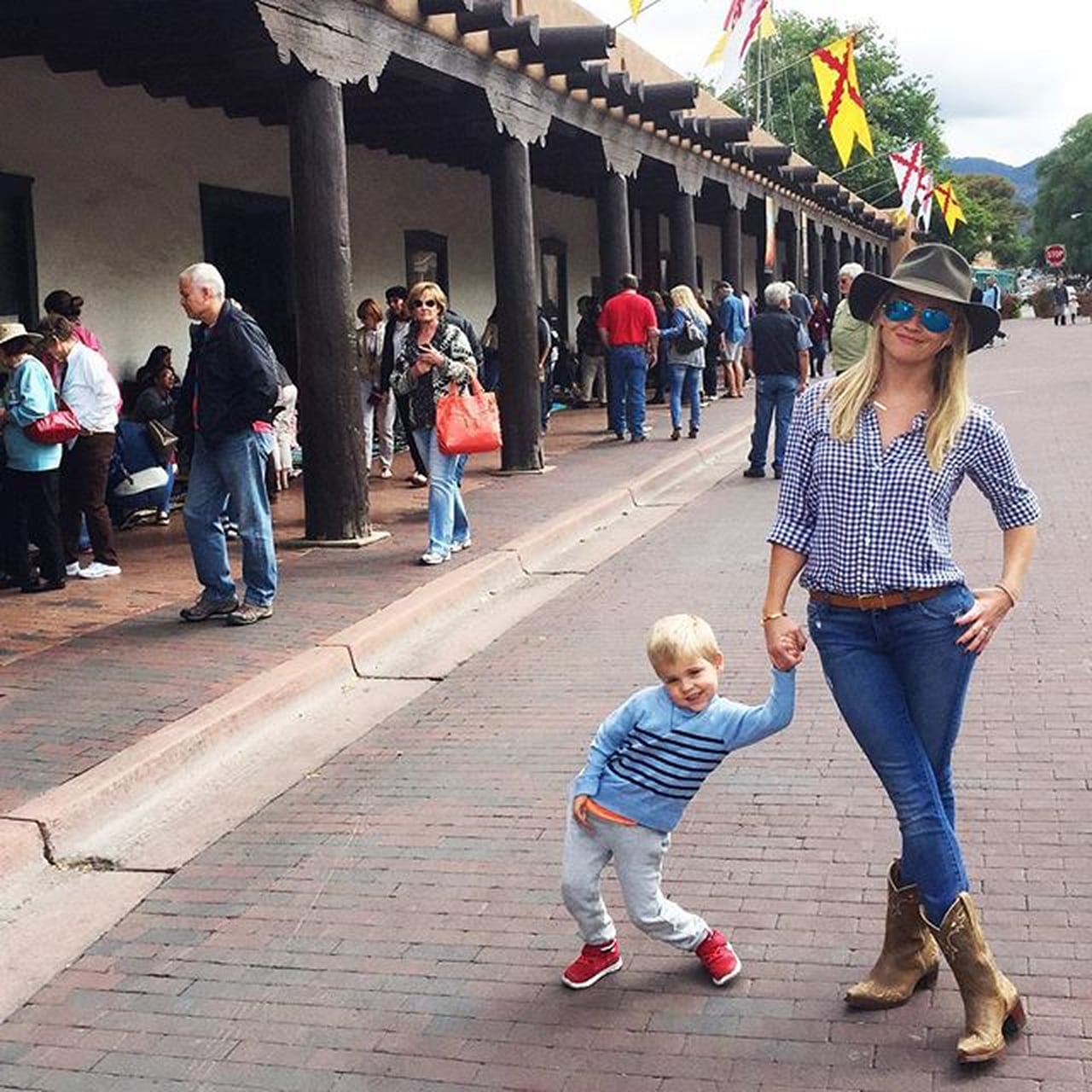 Reese Witherspoon's Family Pictures on Instagram | PS Celebrity