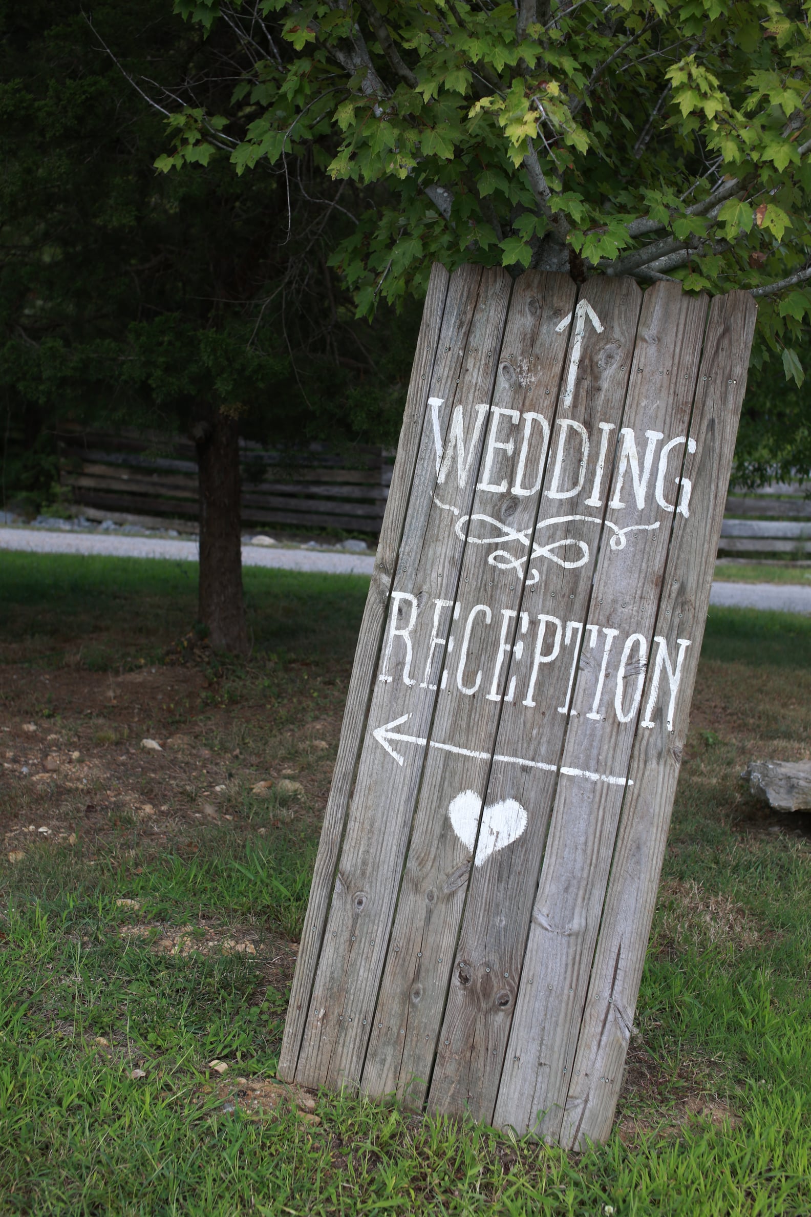 How to Incorporate Signs Into a Wedding | PS Love