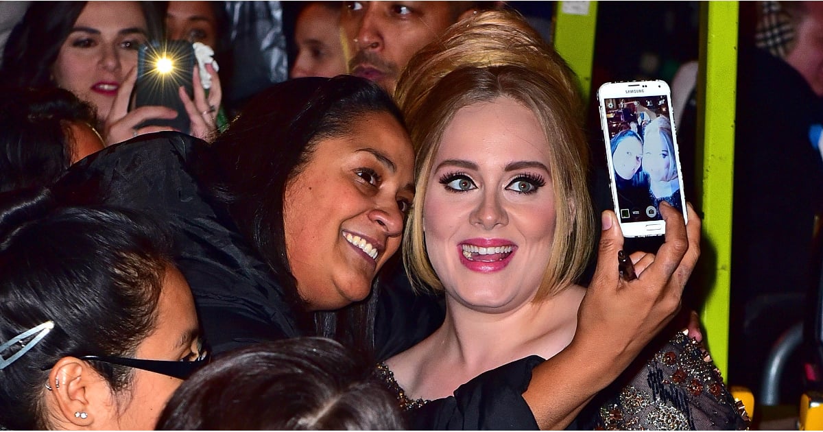 Adele Poses With Fans Outside Radio City Music Hall 2015 | POPSUGAR Celebrity