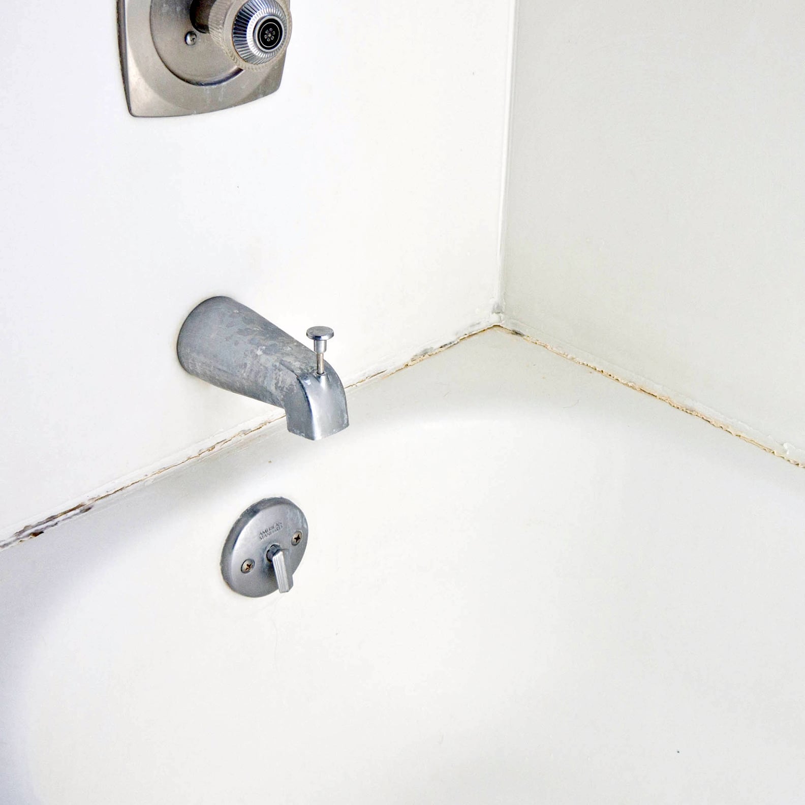 How to Caulk Around a Bathtub | PS Smart Living