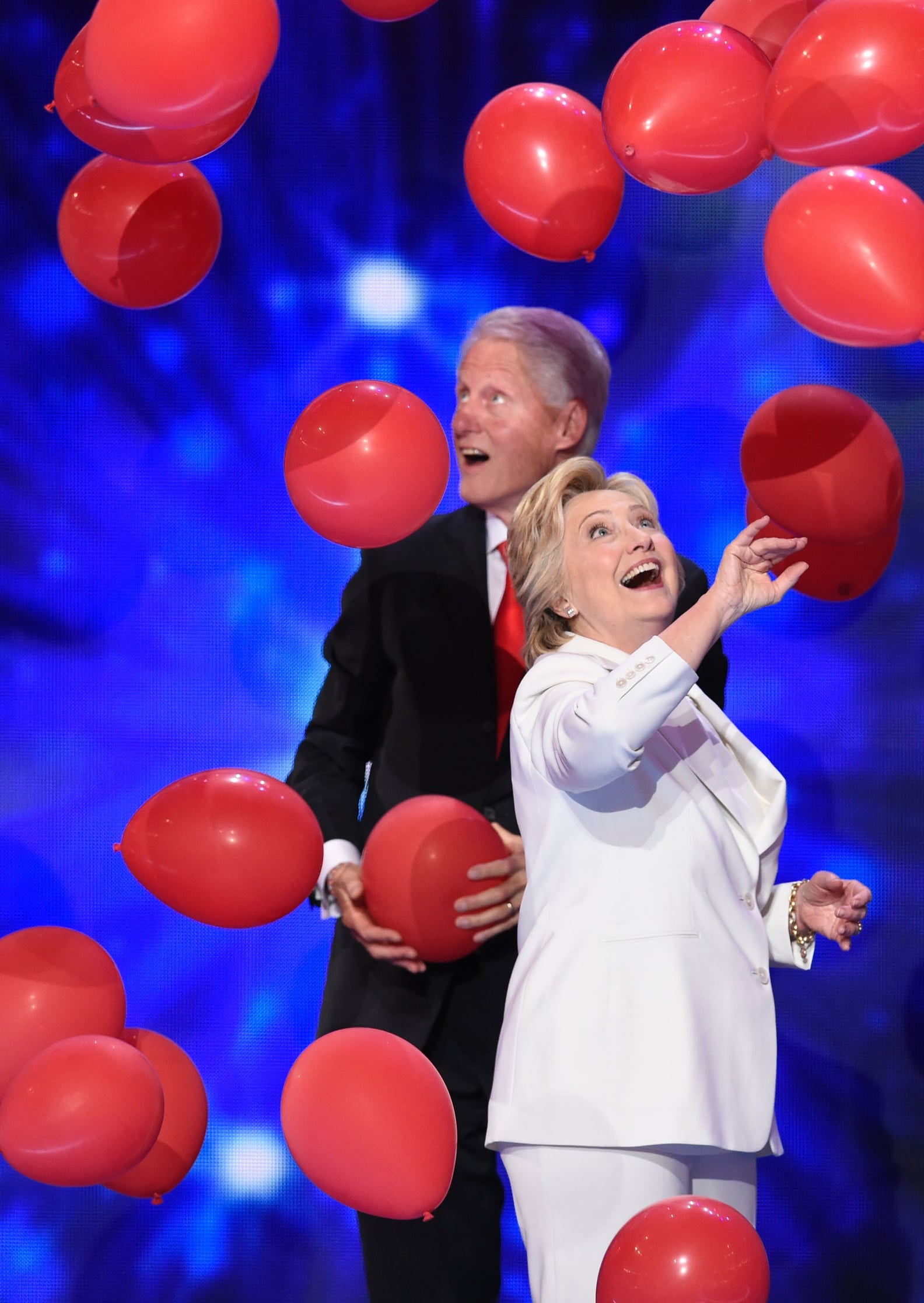 Bill and Hillary Clinton Playing With Balloons at DNC 2016 | POPSUGAR ...