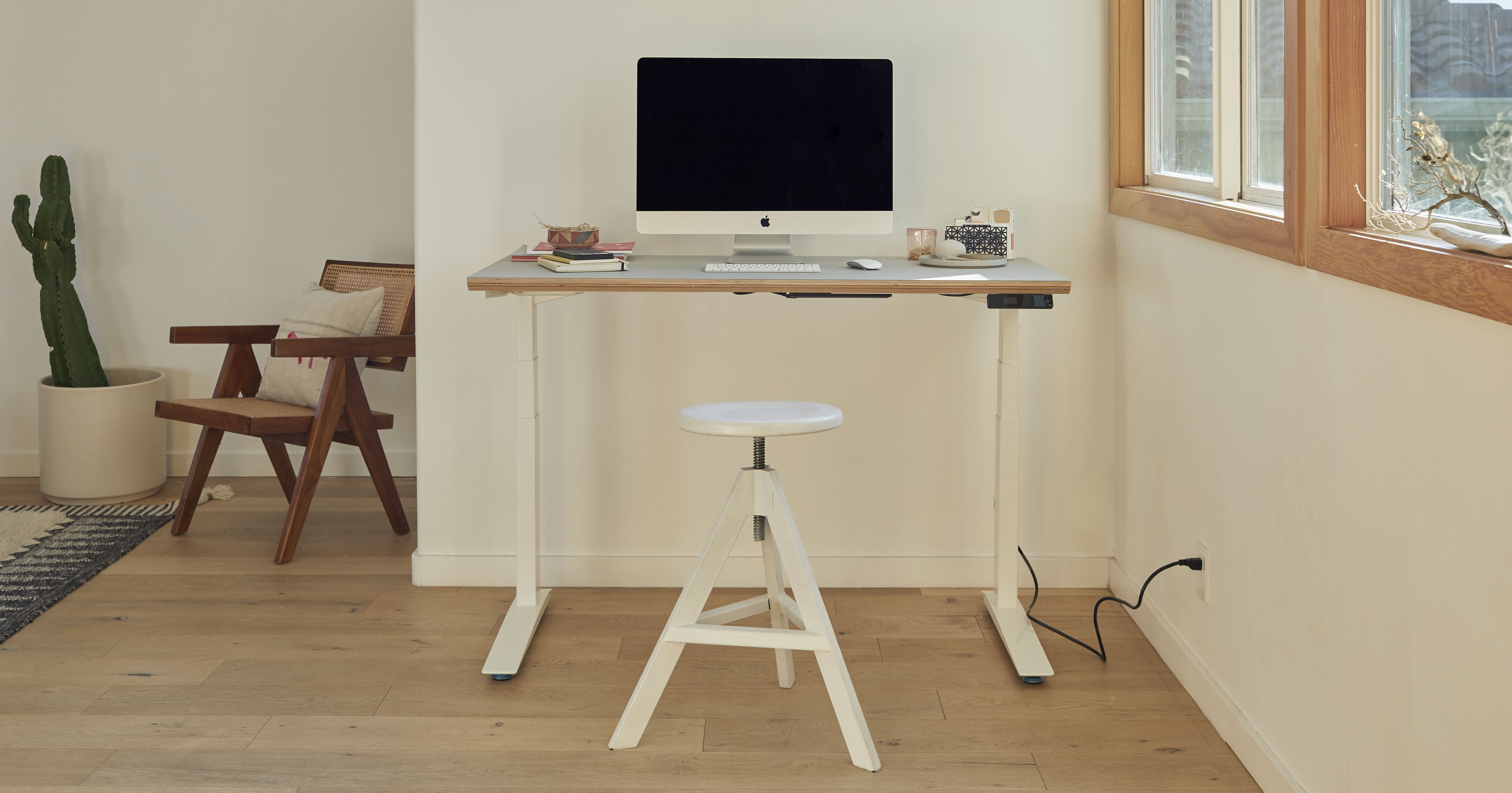 Best Stylish Sit-Stand Desk | Editor Review | PS Home