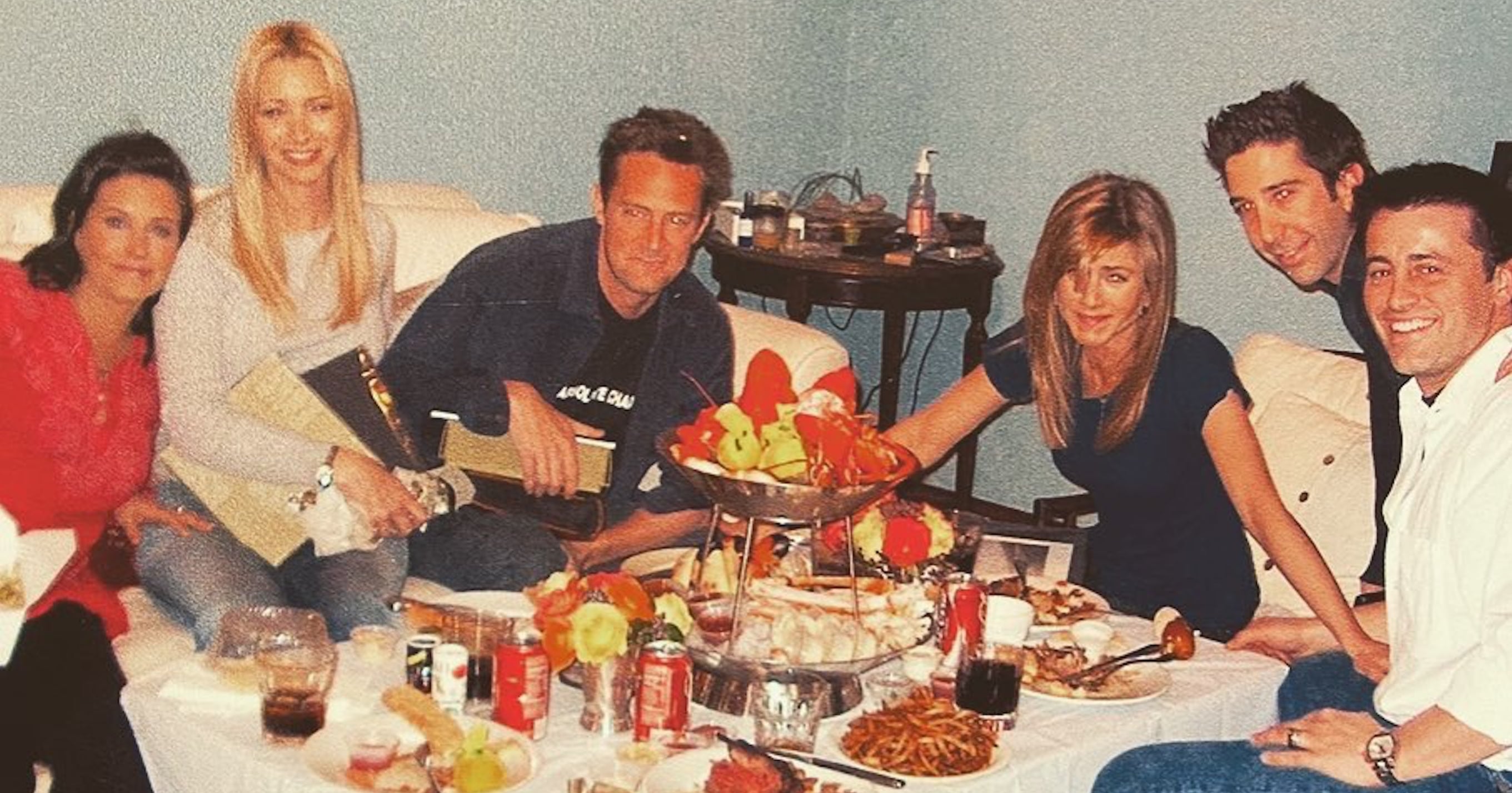 Courteney Cox Shares a Throwback Photo From Friends Set | PS Entertainment