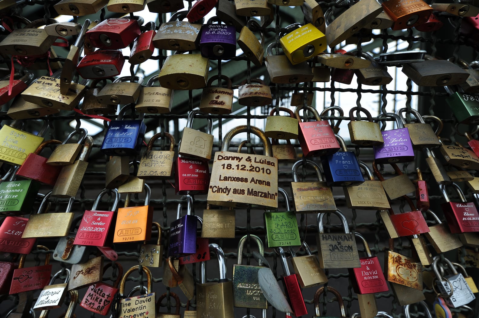Pictures of Love Padlocks Around the World | PS Love