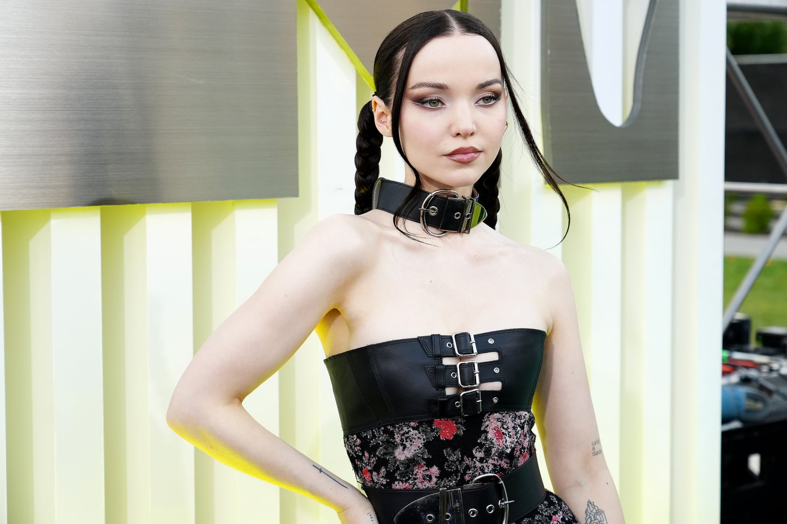 Dove Cameron's Belted Paco Rabanne Dress at the 2022 MTV VMA | PS Fashion