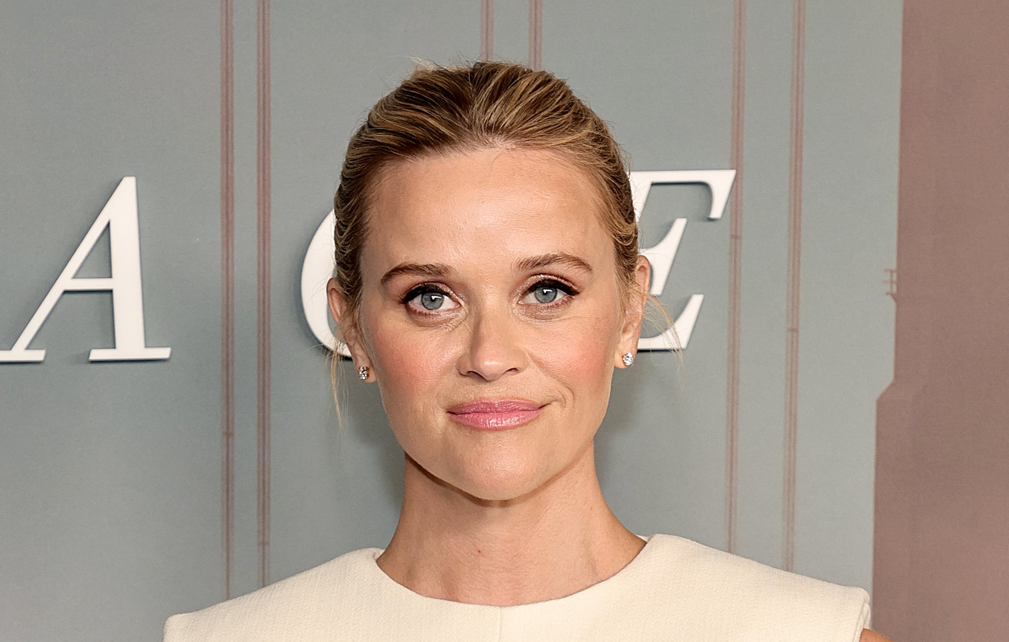 Reese Witherspoon's Milk-Bath Nails: See Photos | POPSUGAR Beauty