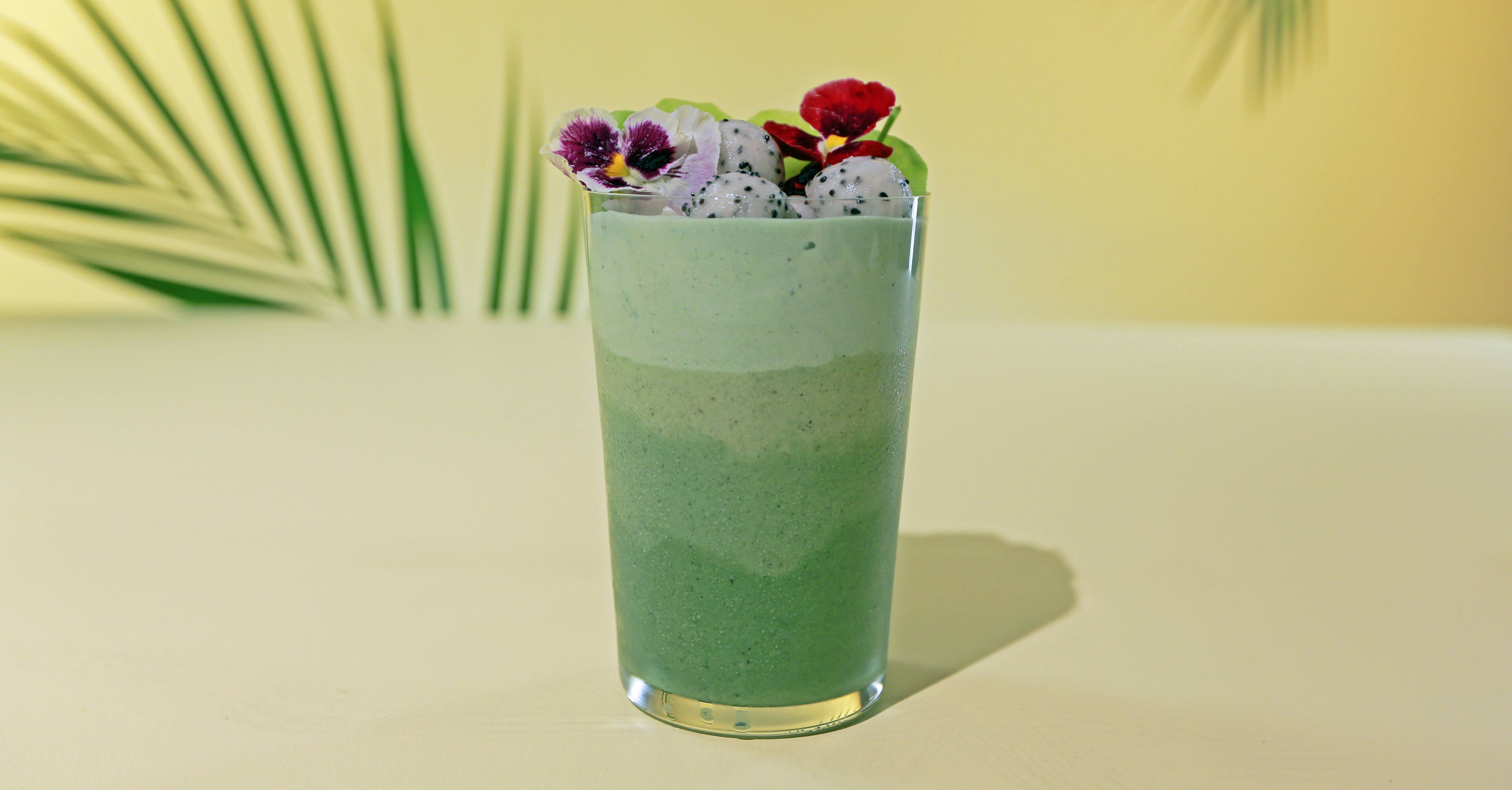 Boozy Spirulina Smoothie | PS Food