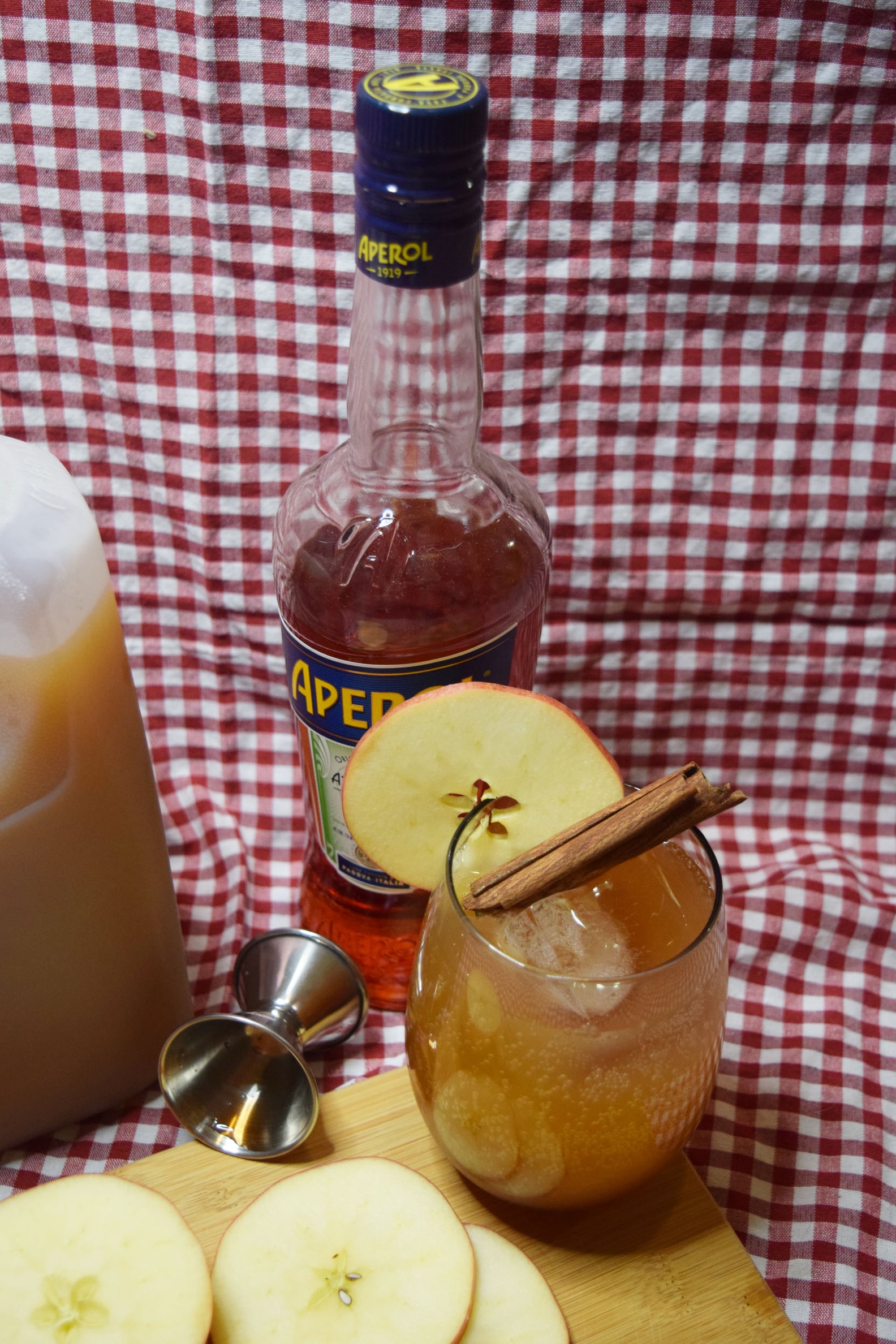 Reese Witherspoon Fizzy Apple Cider Cocktail | PS Food