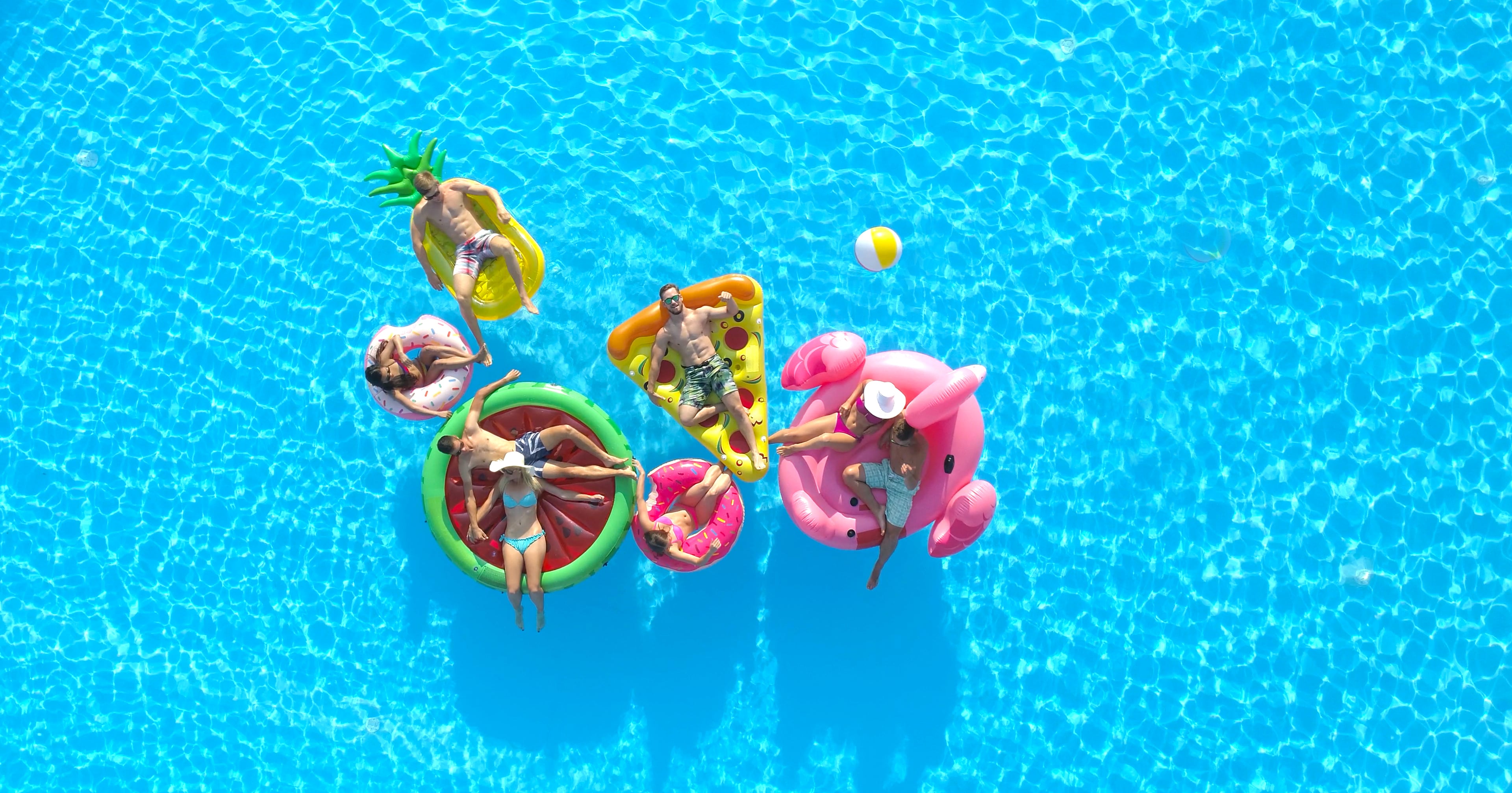 Everything You Need to Throw an Effortlessly Fun Pool Party | PS Home