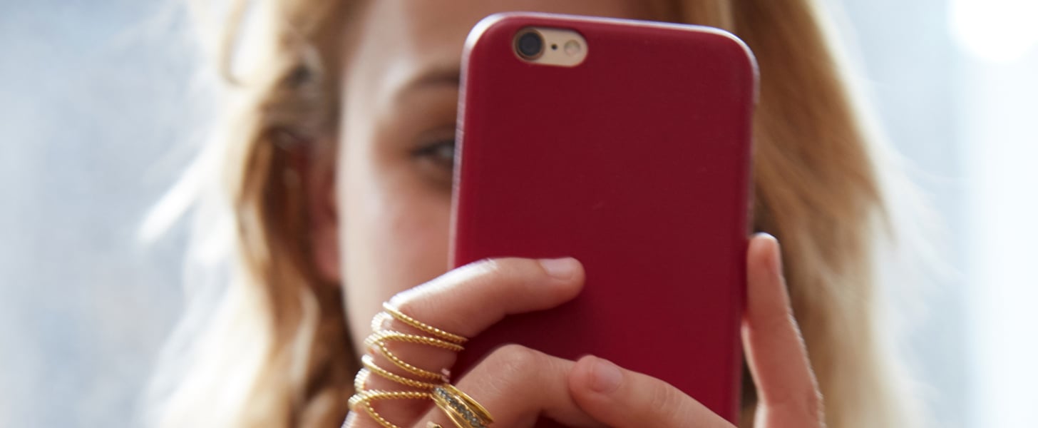 Optical Illusion With 12 Black Dots | POPSUGAR Tech