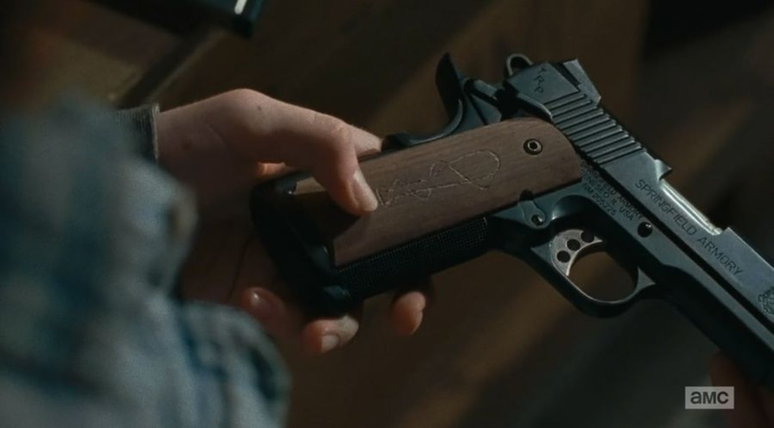 The Walking Dead Negan Reference on Carl's Gun | PS Entertainment
