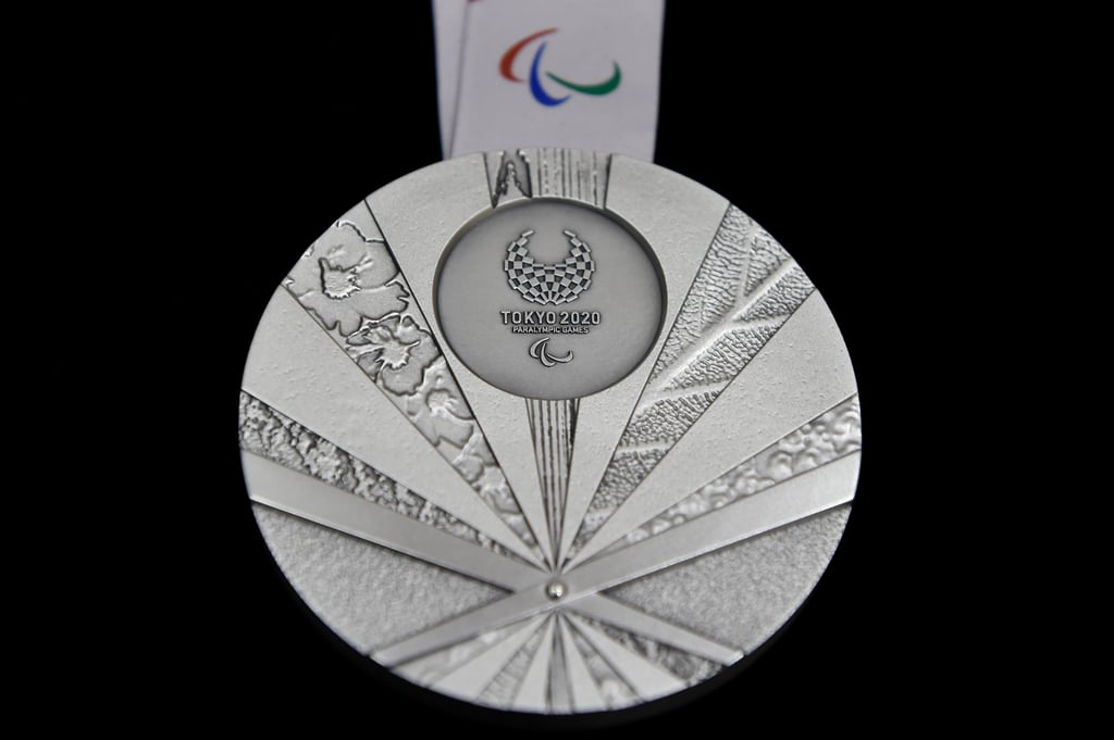 See Photos of the Paralympic Medals From the Tokyo Games | POPSUGAR Fitness