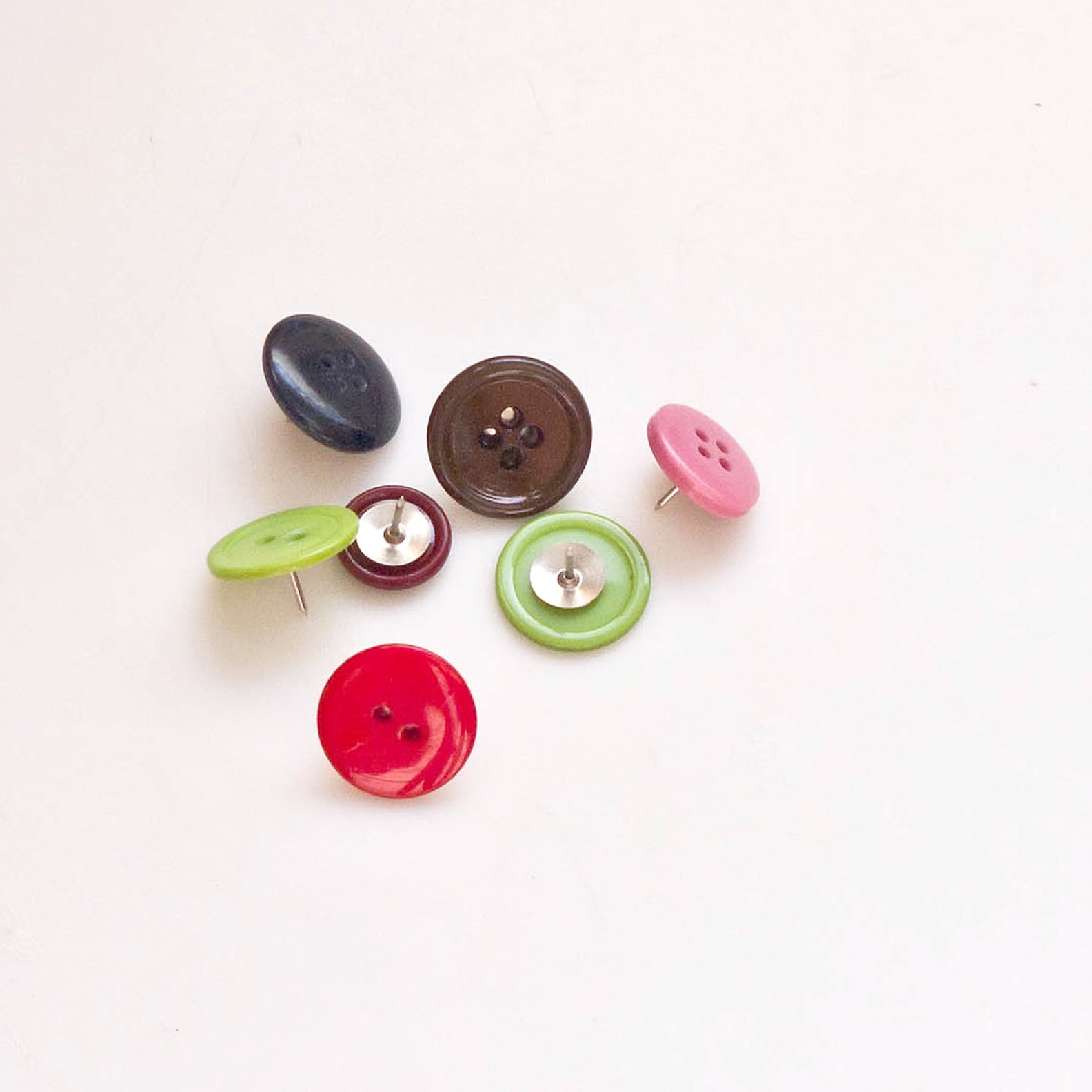 DIY Button Thumbtacks | PS Smart Living