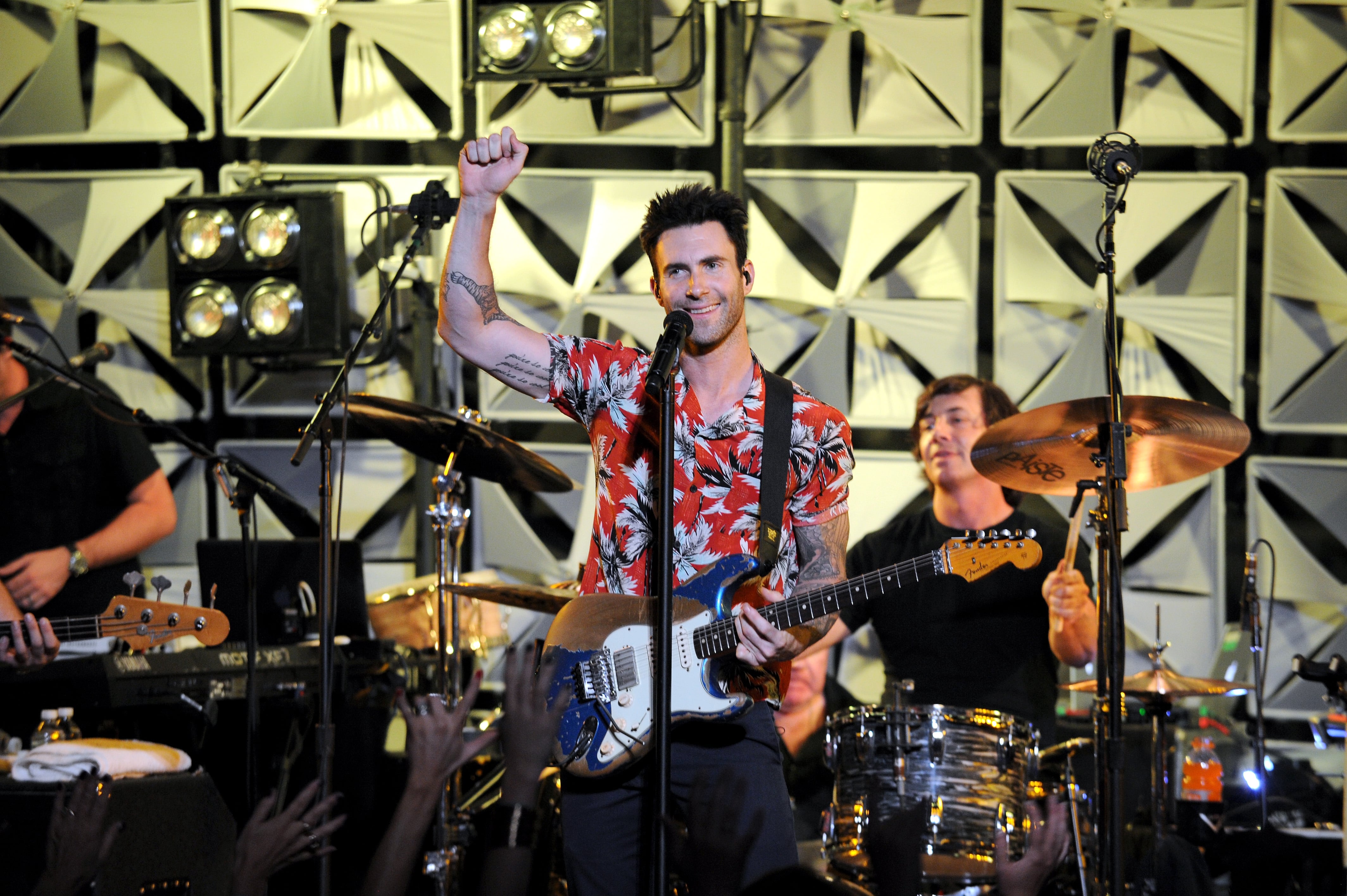 Fan Attacks Adam Levine at Maroon 5 Concert | Video | PS Celebrity