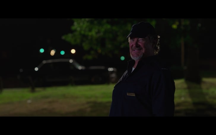 This security guard is happy for them . . . which is not weird at all ...