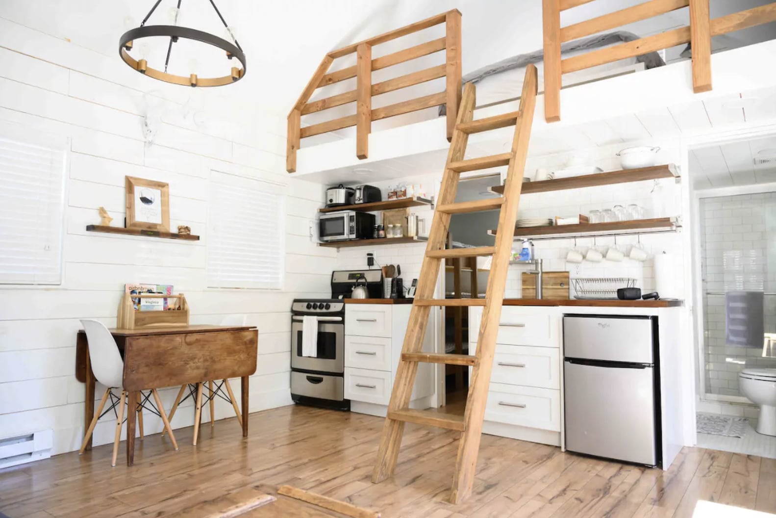 35 Charming Remote Cabin Rentals Across the US | PS Smart Living