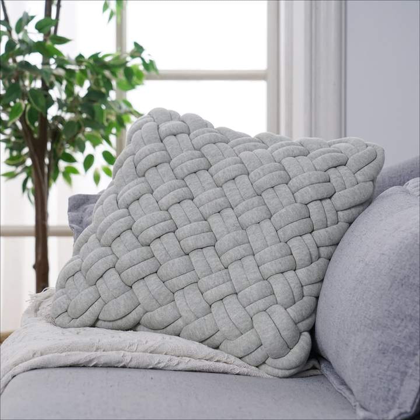 The Knot Pillow Review | PS Home
