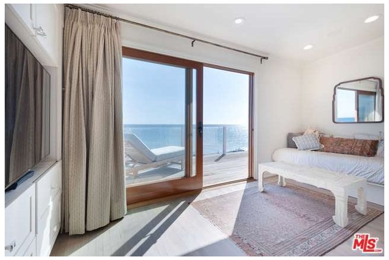 Leonardo DiCaprio Sells Malibu House For Big Profit | PS Home