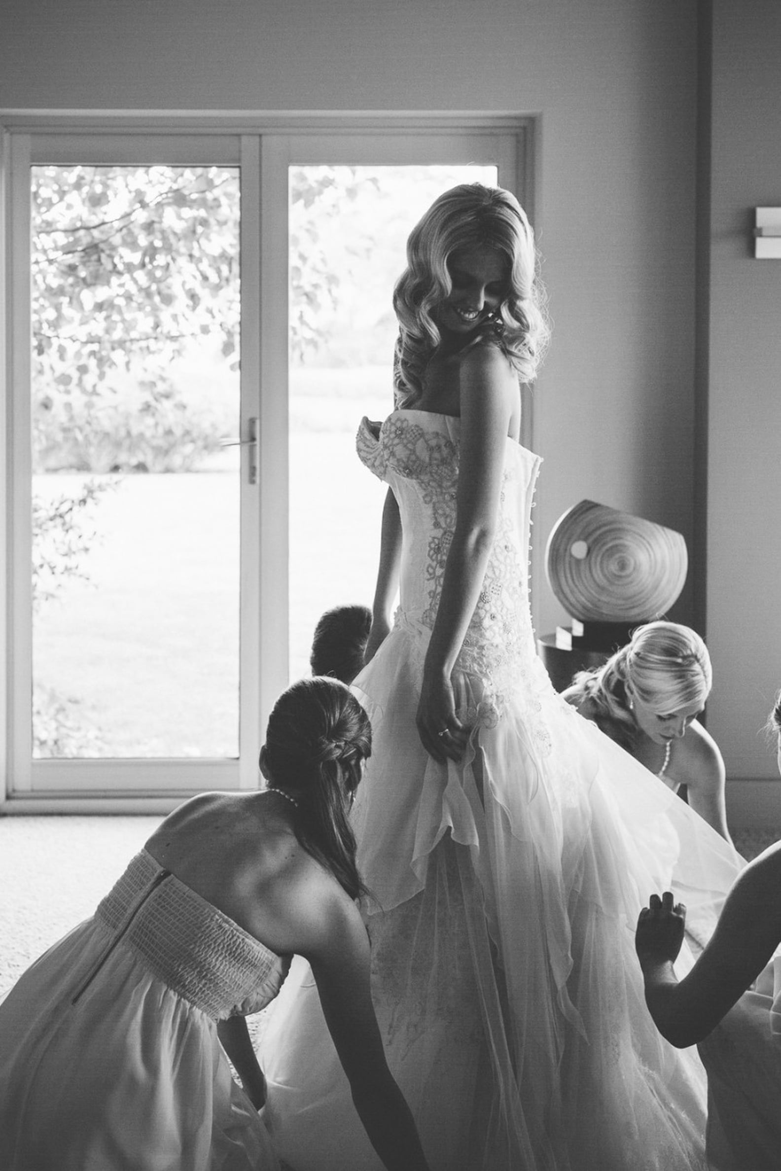 29 Photos to Take of Your Wedding Dress From All Angles | PS Fashion