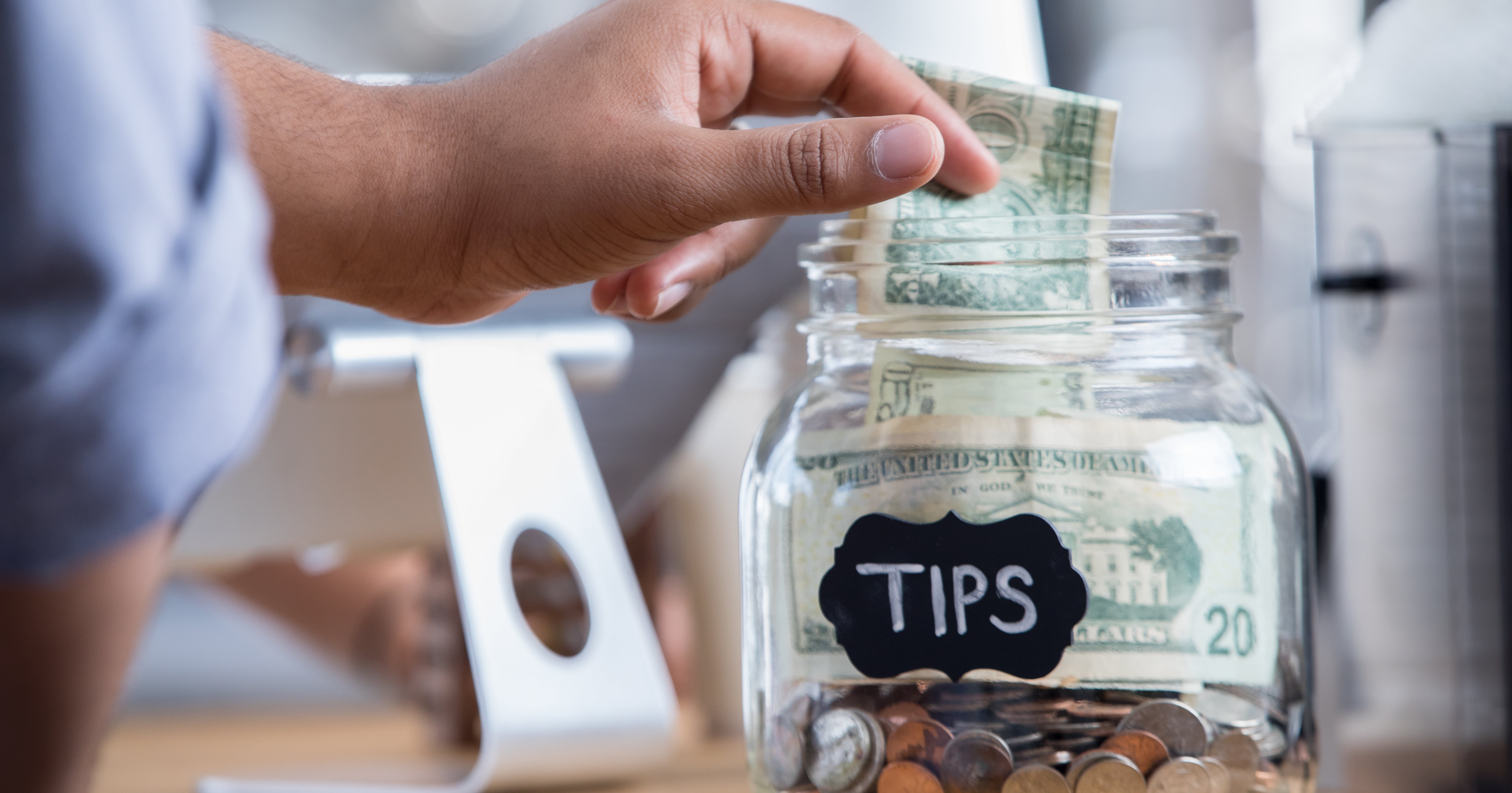 Tipping Etiquette Guide | PS Smart Living