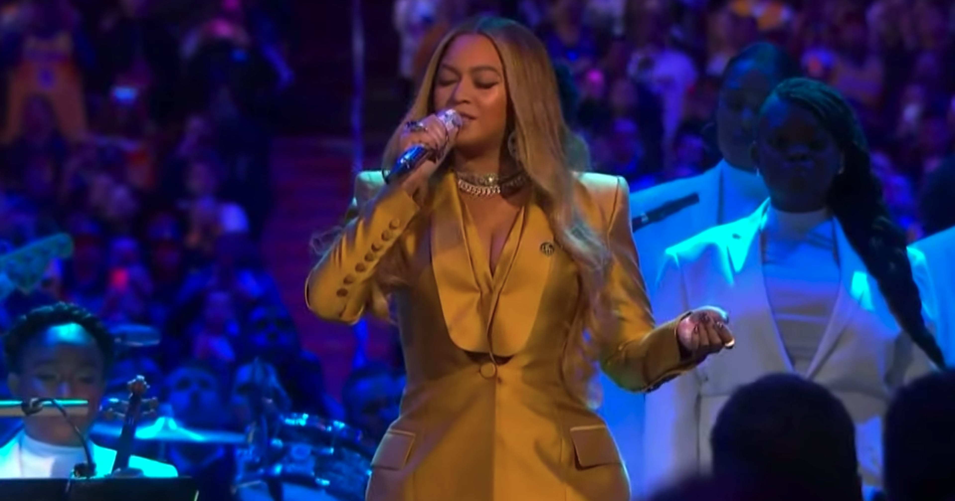 Beyoncé's Performance at Kobe and Gianna Bryant's Memorial | POPSUGAR ...