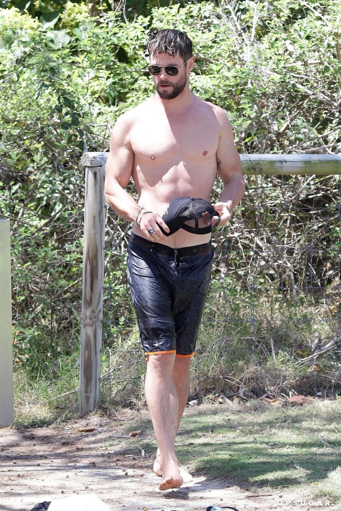 Chris Hemsworth Shirtless In Australia Pictures Oct 2017 Popsugar