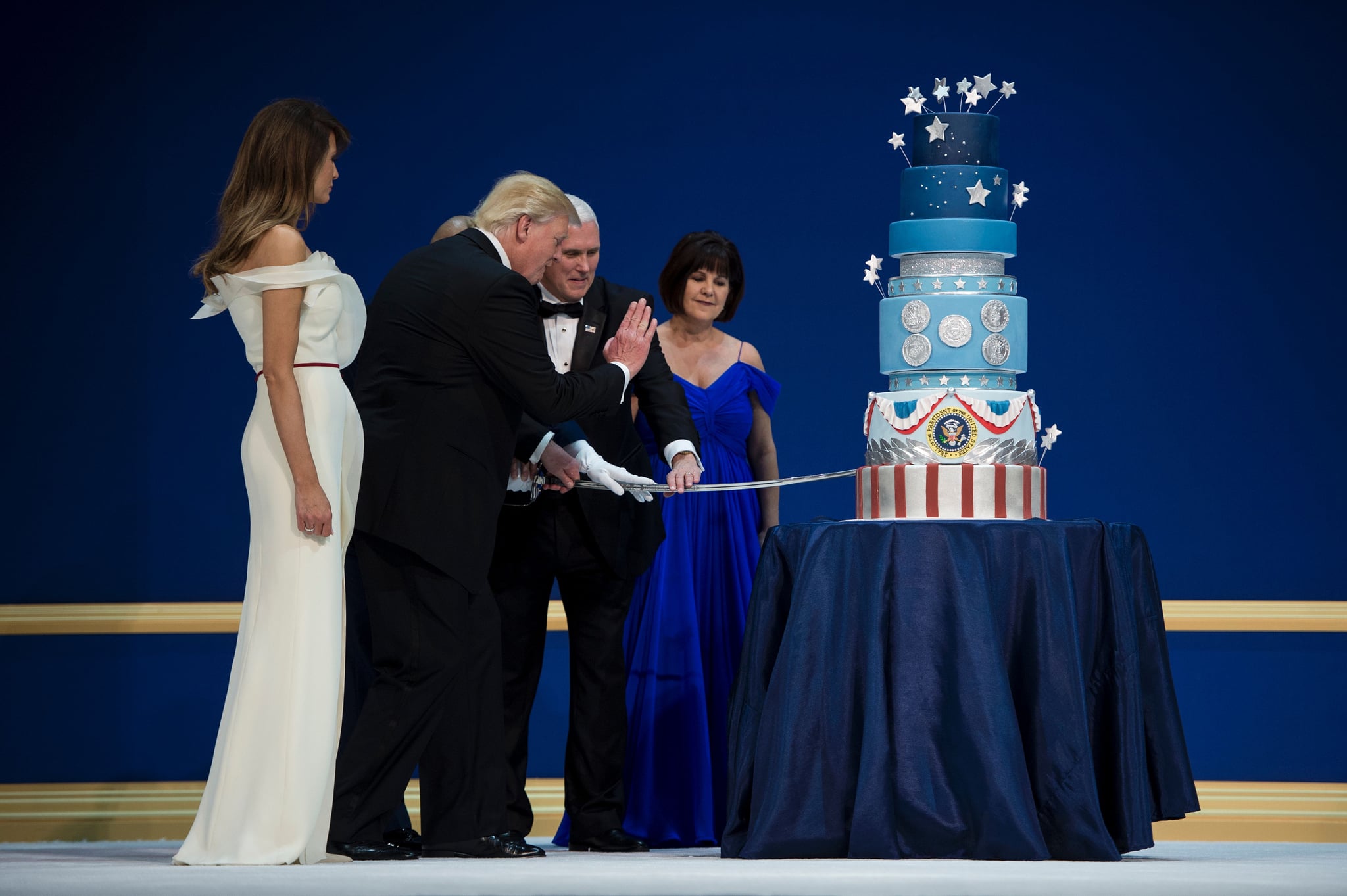 Did Donald Trump Copy Barack Obama's Inauguration Cake? | POPSUGAR News