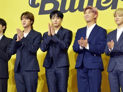 BTS's 2021 Fashion Moments: Wearing the Year's Best Trends | POPSUGAR ...