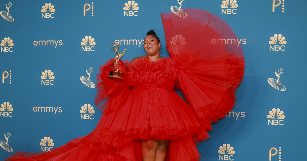 Lizzo's Jelly Nails at the Emmys 2022 | POPSUGAR Beauty