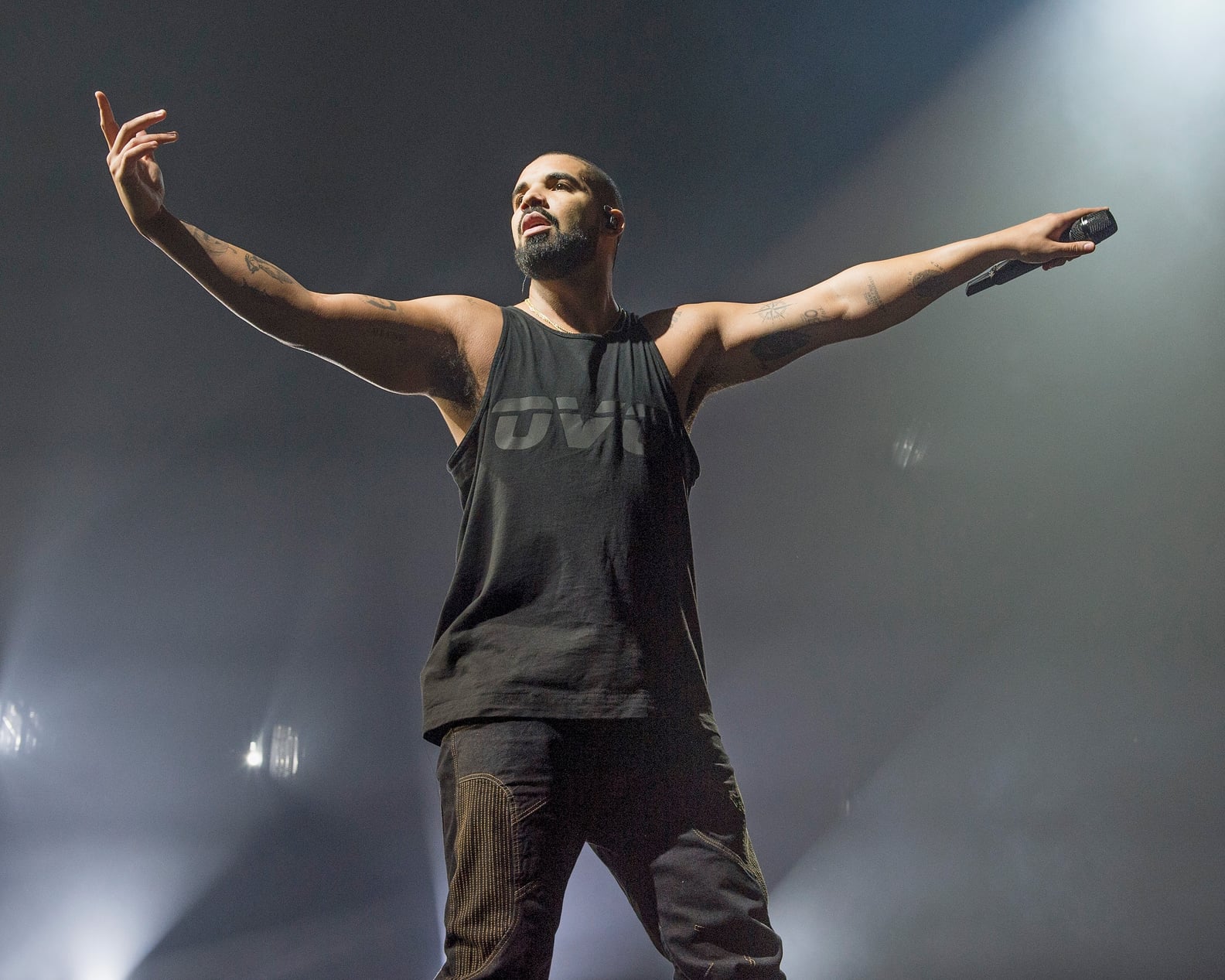 What It's Like at a Drake Concert | PS Entertainment