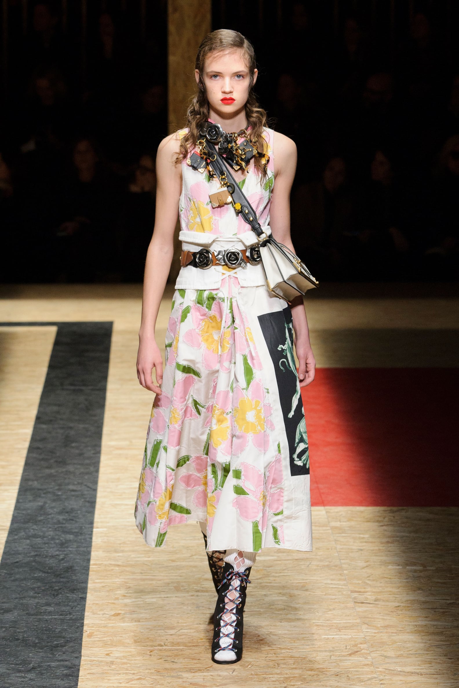 Prada Fall 2016 Runway | PS Fashion