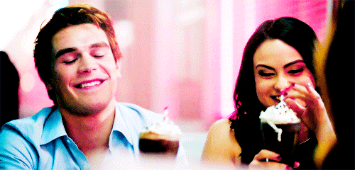 Riverdale Archie and Veronica GIFs | POPSUGAR Entertainment