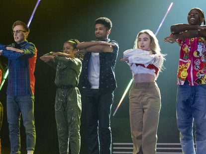 How Old Is Netflix's Work It Cast? | POPSUGAR Celebrity