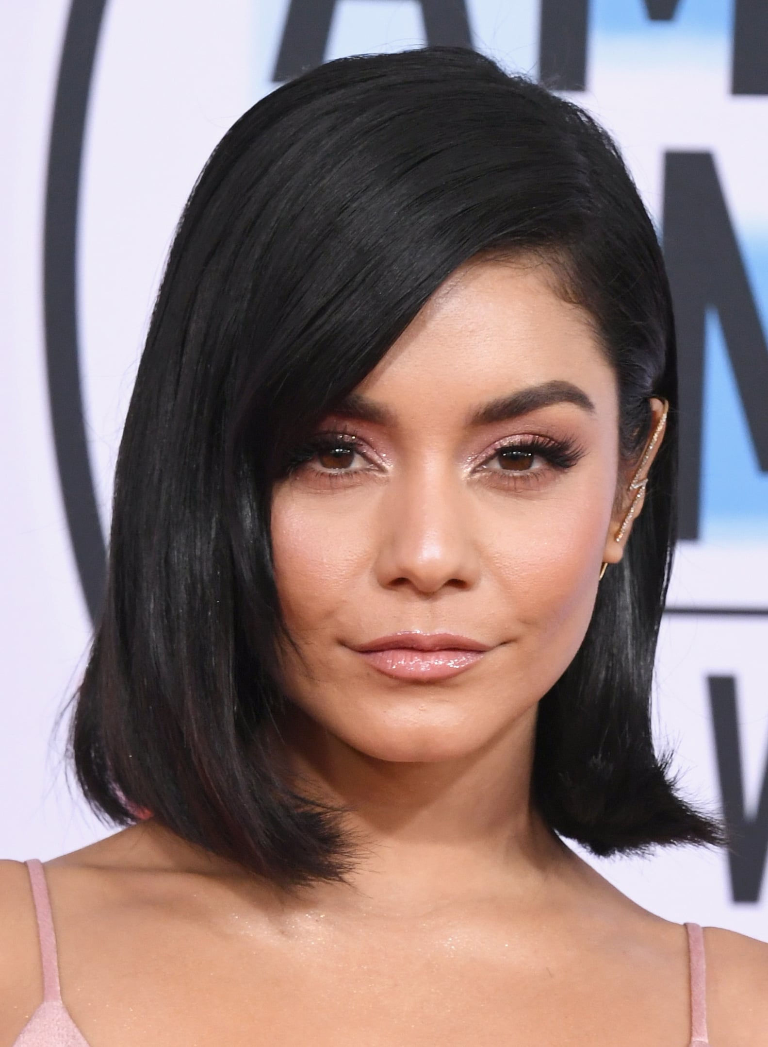 Cherry Eye Trend at AMAs 2018 | PS Beauty