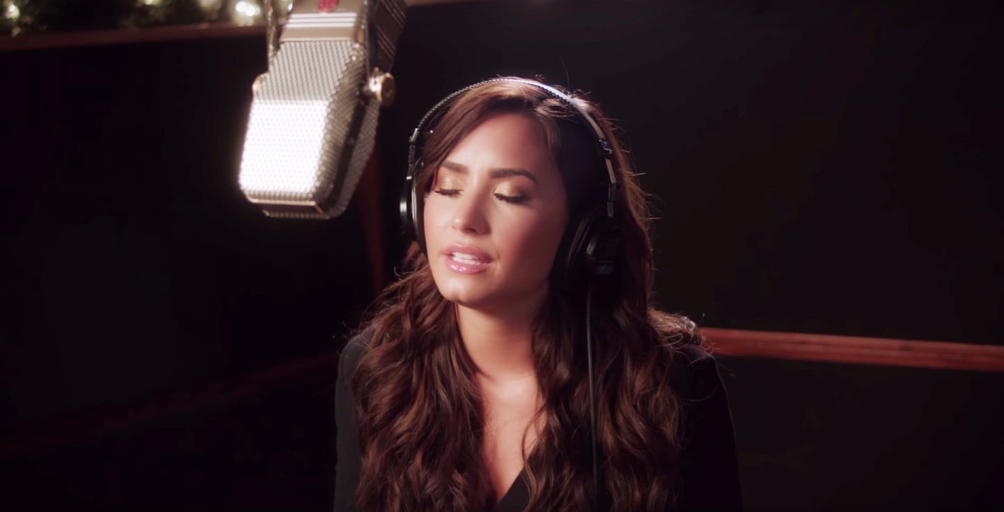 Demi Lovato Sings "Silent Night" | POPSUGAR Entertainment