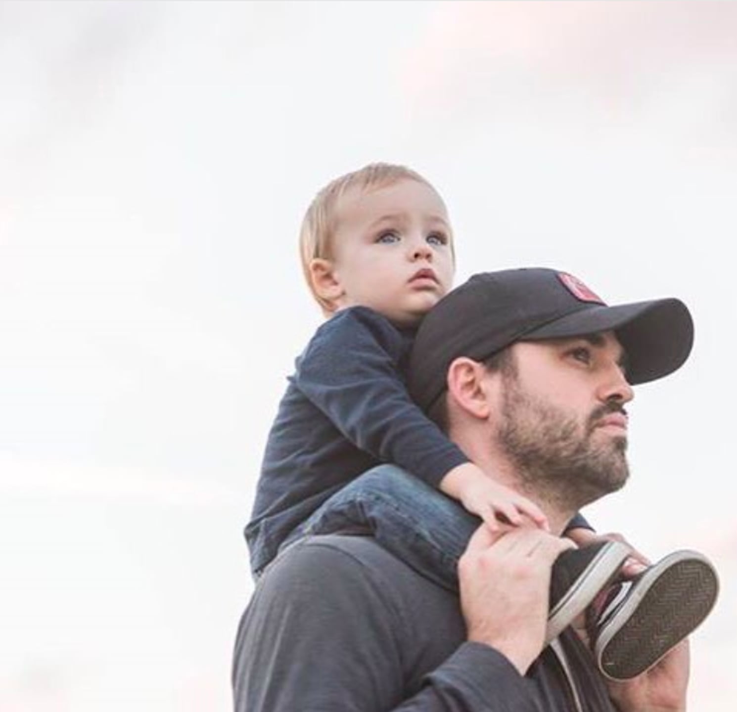 Cute Photos of Kids on Dads' Shoulders | PS Family