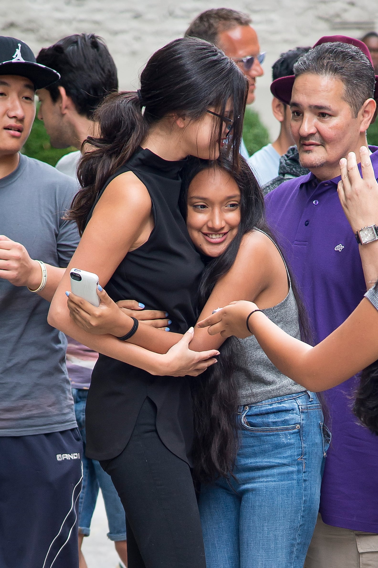 Selena Gomez With Fans in New York City | POPSUGAR Latina