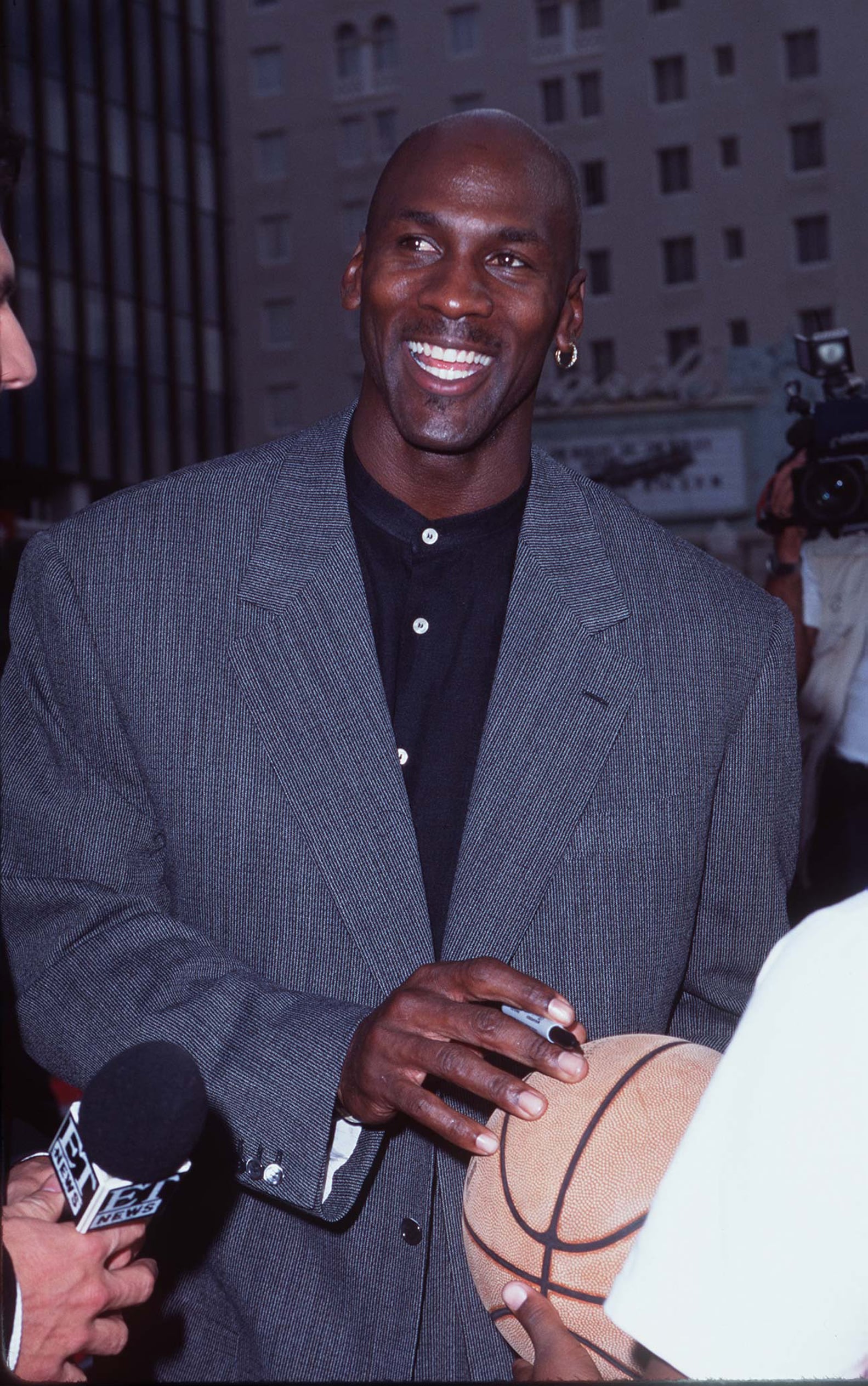 Michael Jordan's Best Outfits in the '90s | PS Fashion