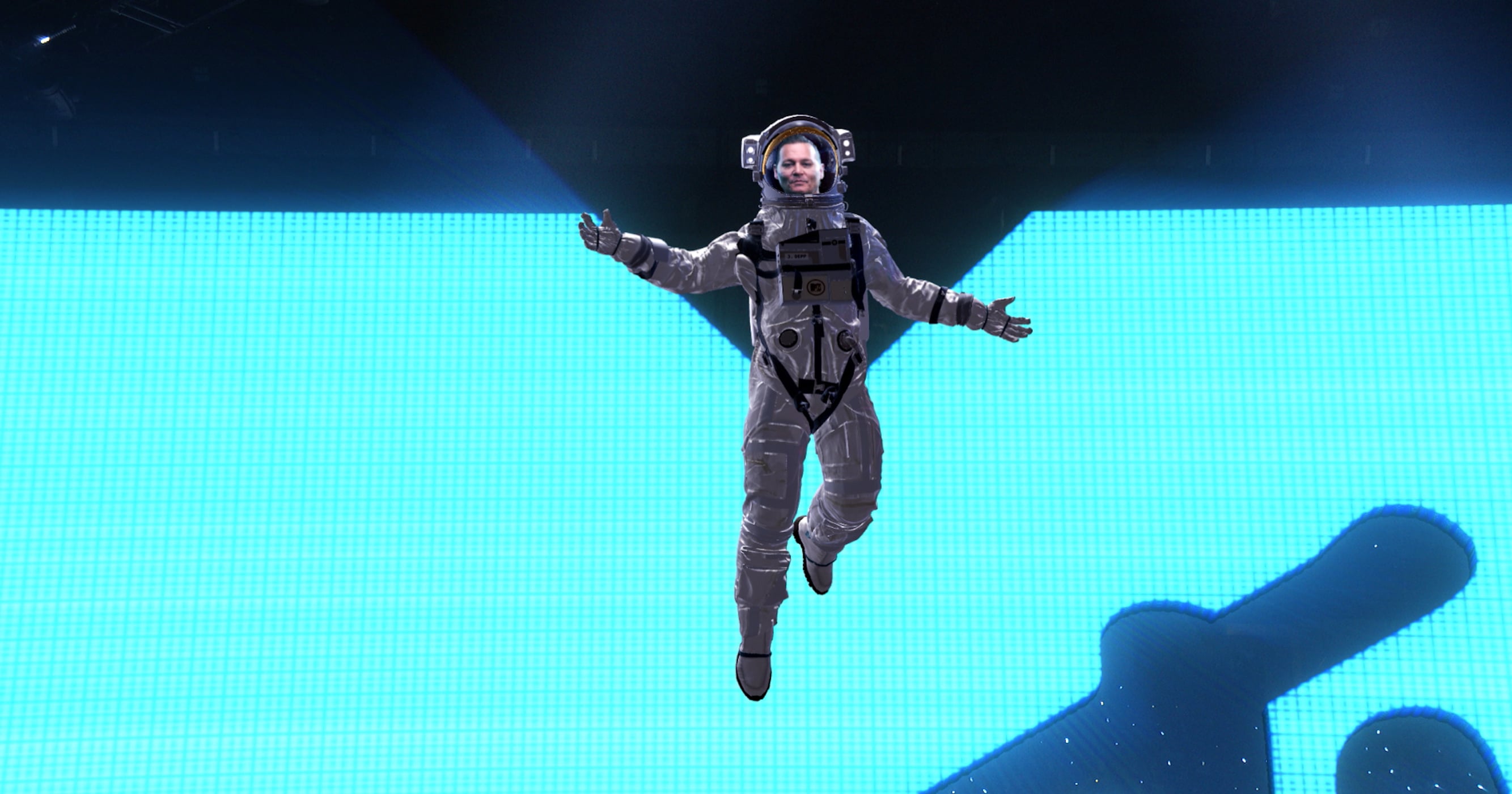 Johnny Depp Appeared as a Moon Person at the MTV VMAs | PS Entertainment