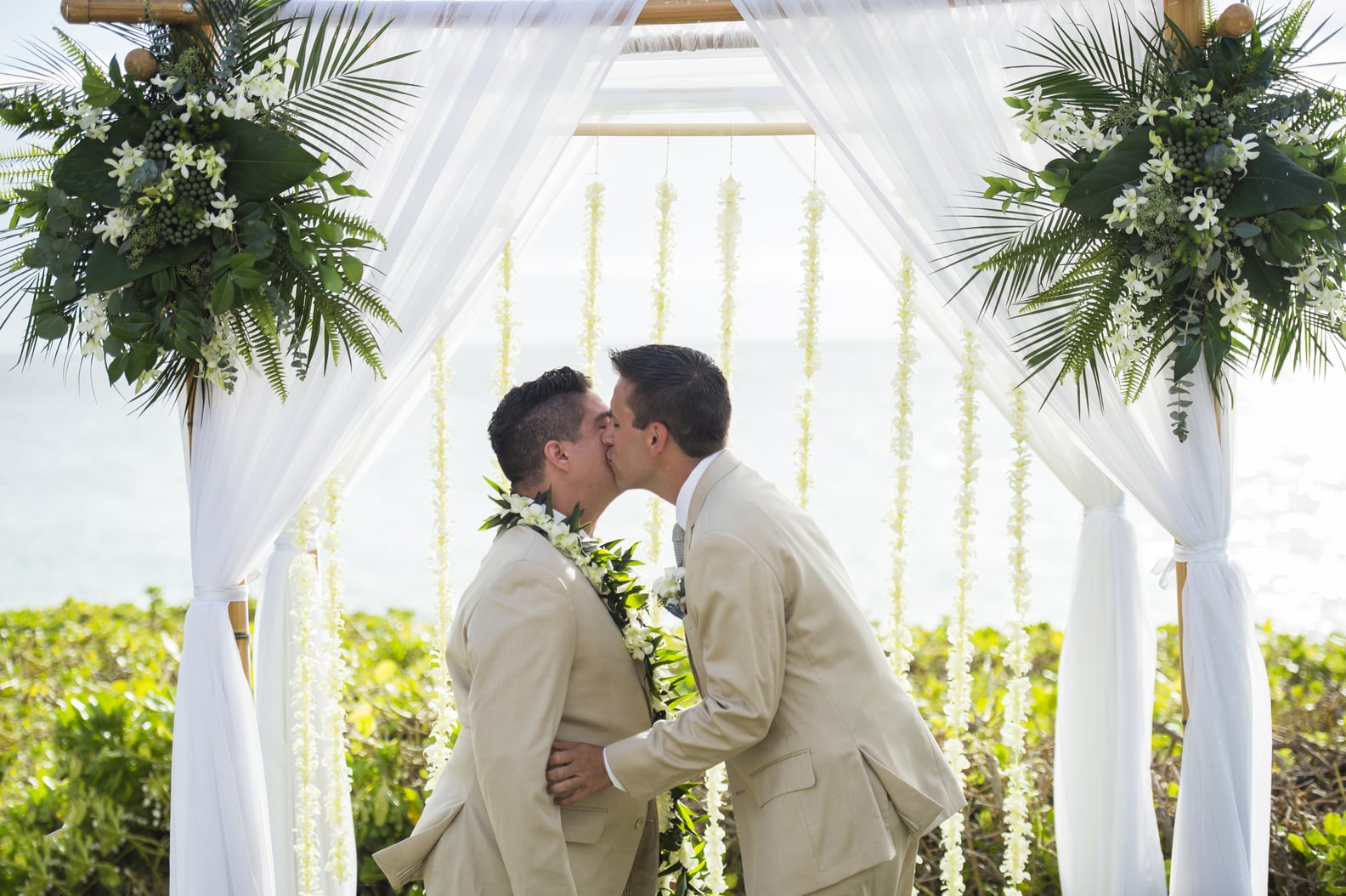 LGBTQ+ Wedding Photos | PS Love