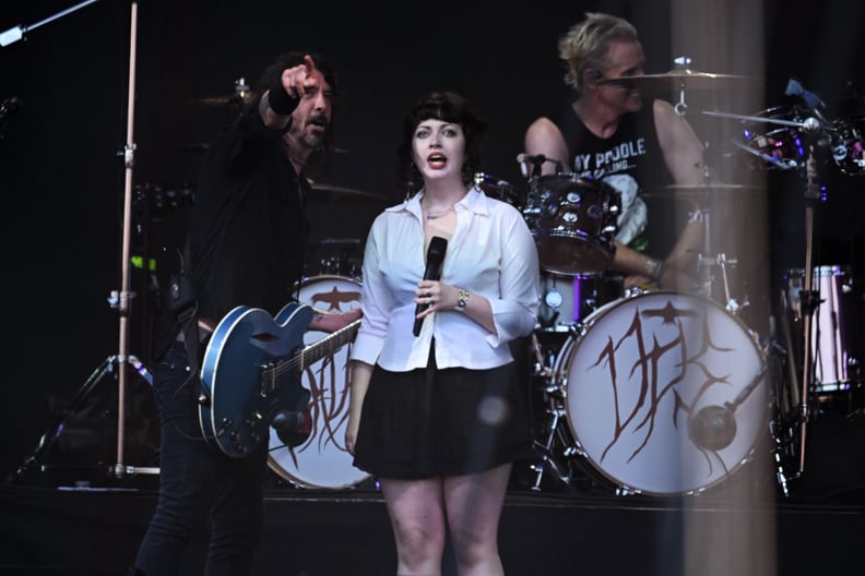 Dave Grohls Daughter Violet Joins Him At Glastonbury 2023 Ps Celebrity