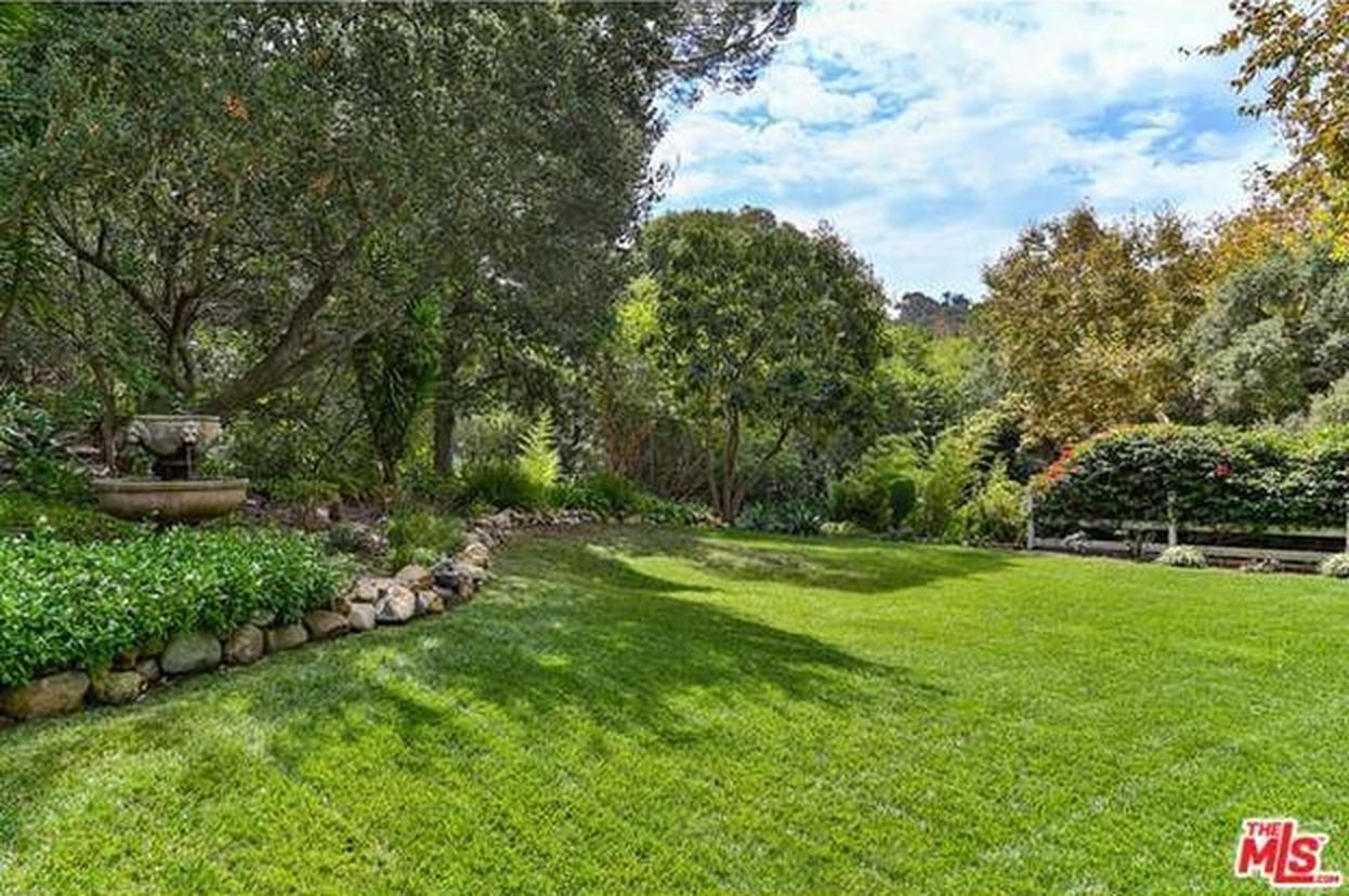 Miley Cyrus Buys Malibu House Near Liam | PS Home