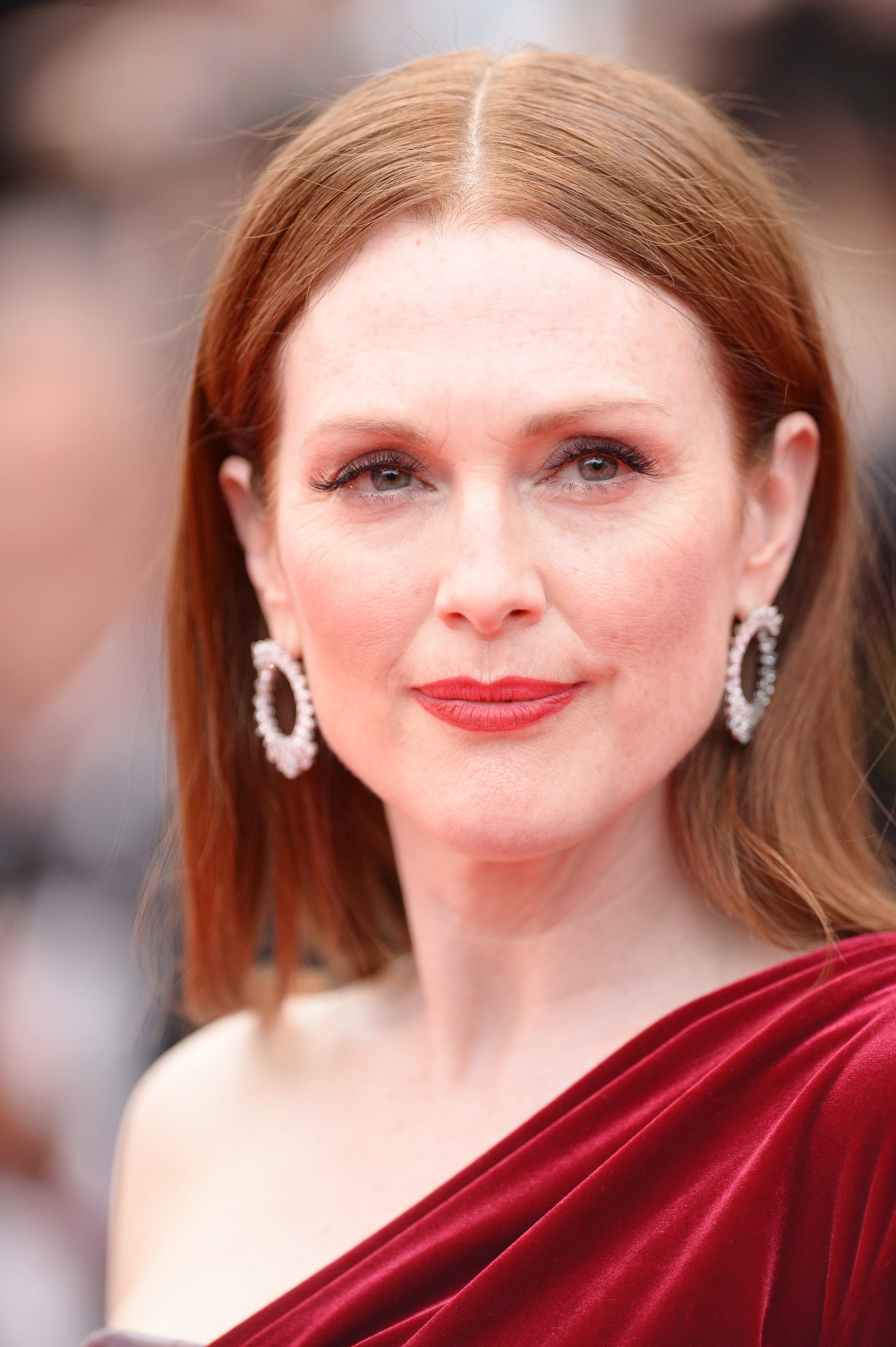 Actress Moore's Instagram, Twitter & Facebook on IDCrawl