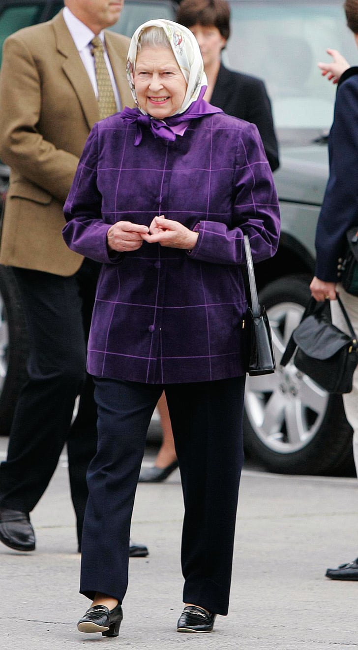 Queen Elizabeth Ii In 2006 Queen Elizabeth Wearing Pants Popsugar Fashion Photo 3