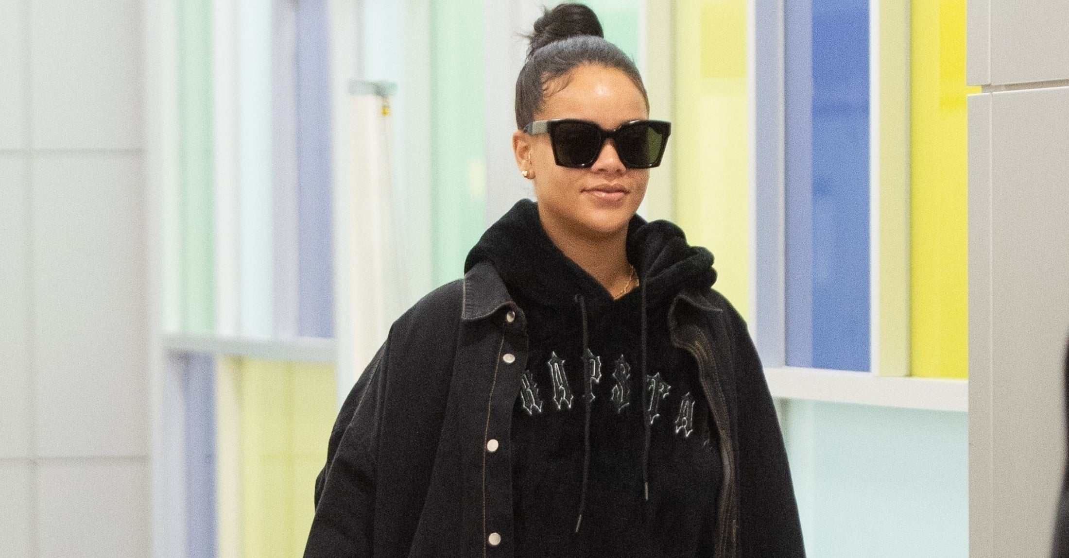 Rihanna Wearing Uggs at the Airport January 2019 | PS Fashion