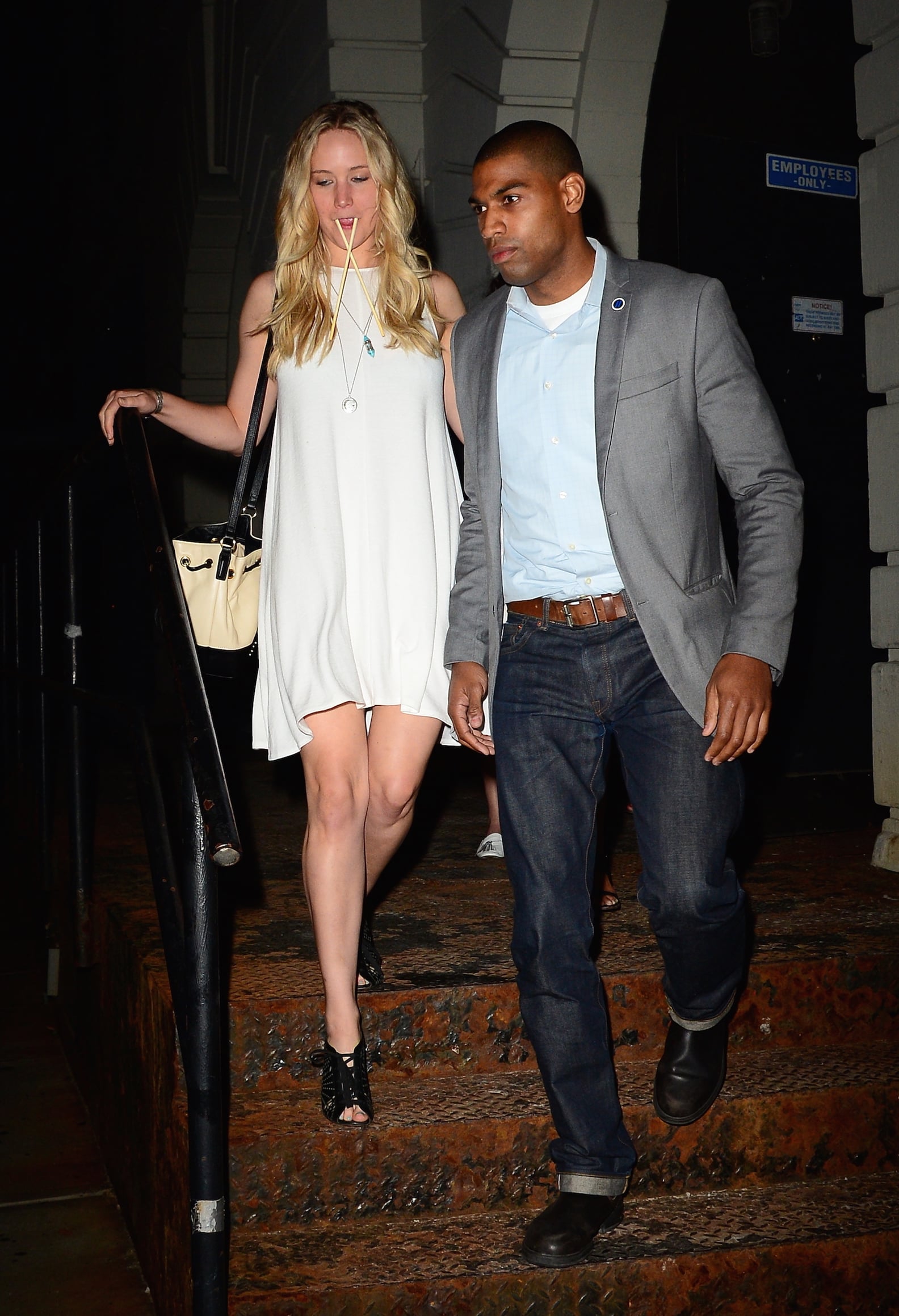 Jennifer Lawrence Messes With Paparazzi | PS Celebrity