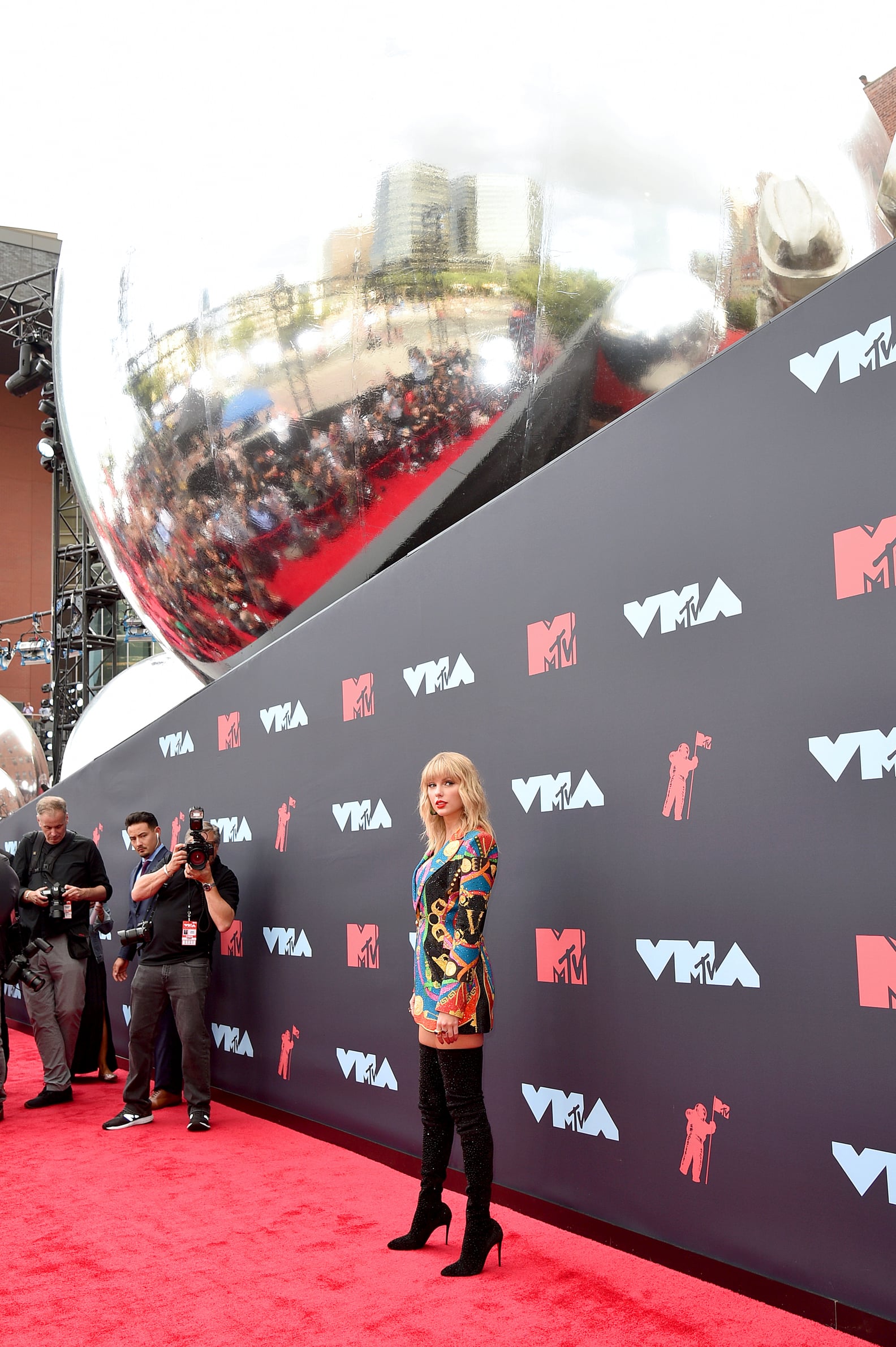 Taylor Swift's Outfit at VMAs 2019 | PS Fashion