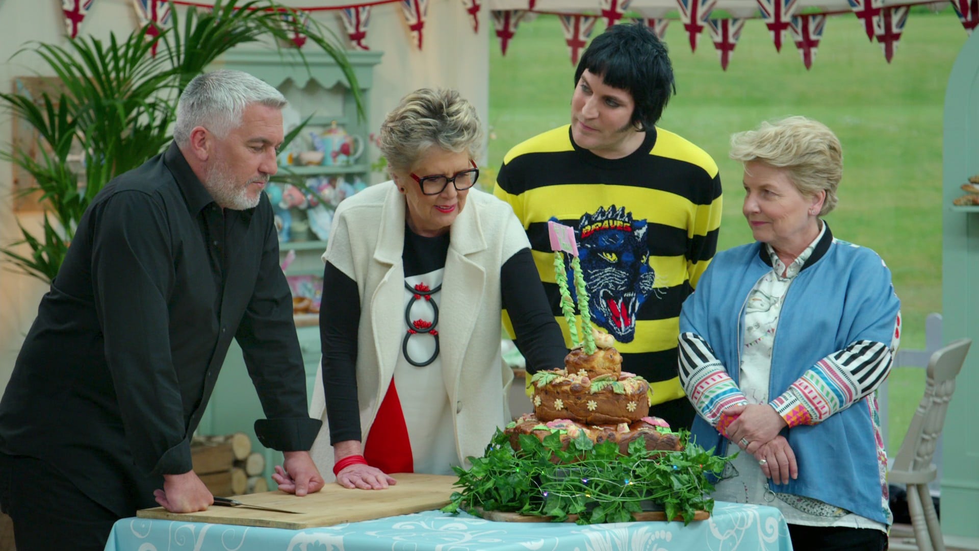 The Great Celebrity Bake Off 2020 Contestants | POPSUGAR Entertainment UK